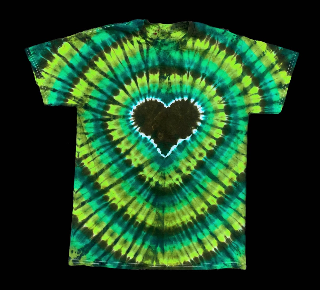 Made to Order Earthy Green Toned Heart Tie Dye T-shirt . Earth Toned ...
