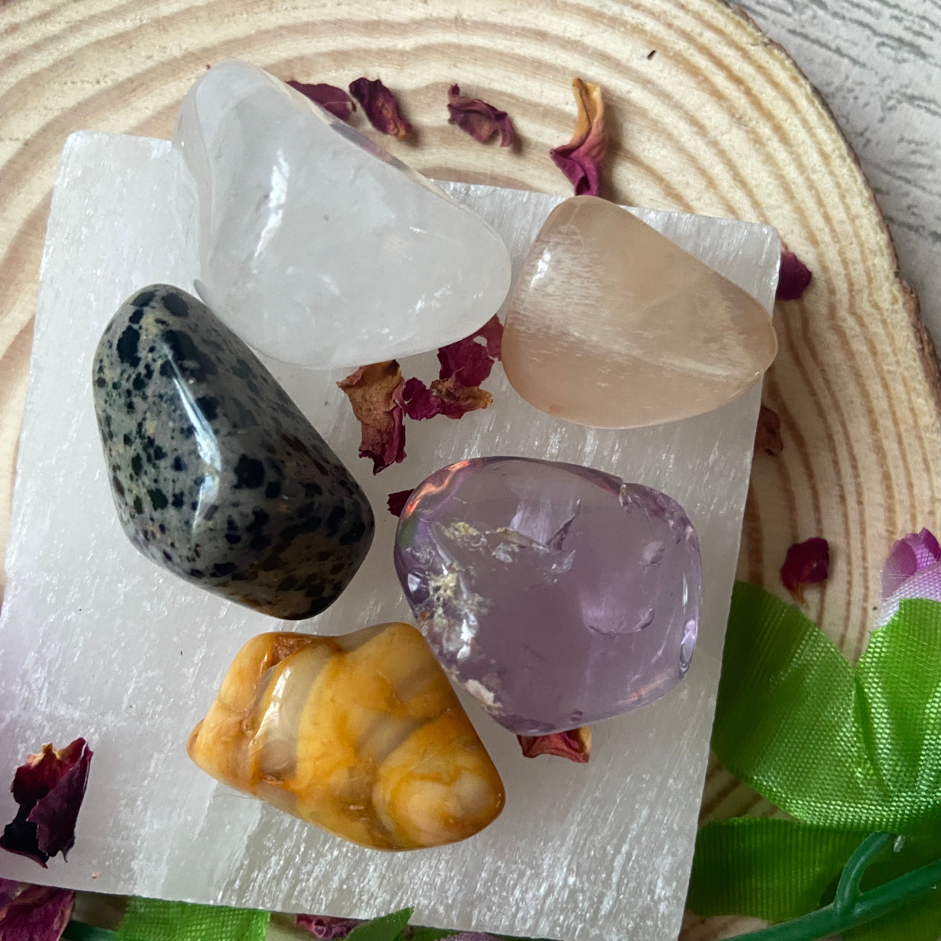 Menopause Crystal Kit, 6 Stones for Feminine Health, Healing Crystals ...