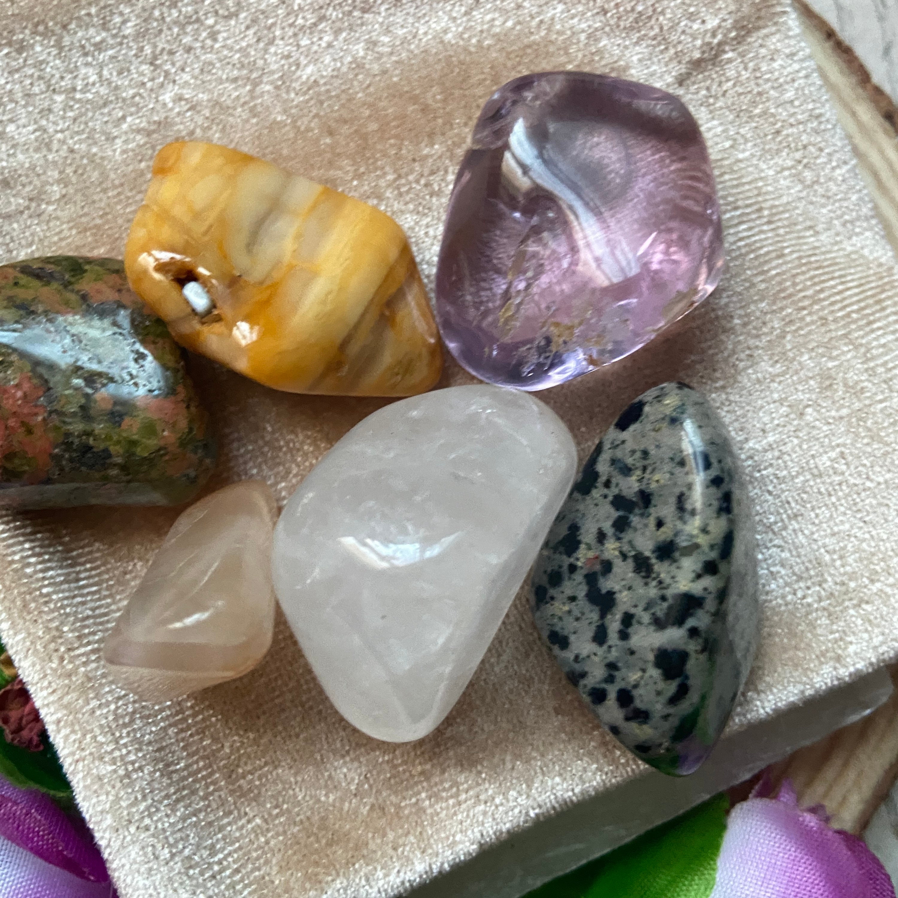 Menopause Crystal Kit, 6 Stones for Feminine Health, Healing Crystals ...