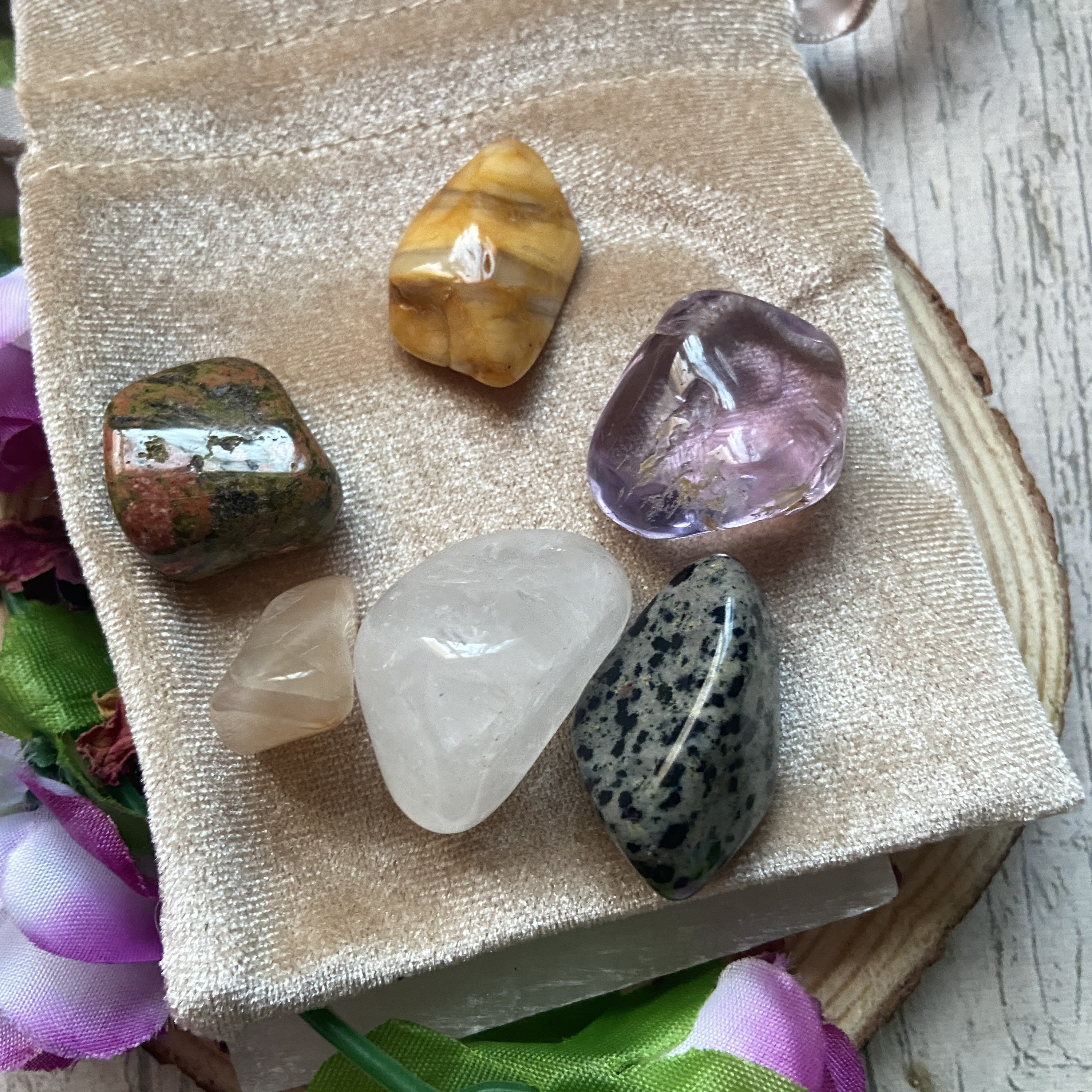 Menopause Crystal Kit, 6 Stones for Feminine Health, Healing Crystals ...