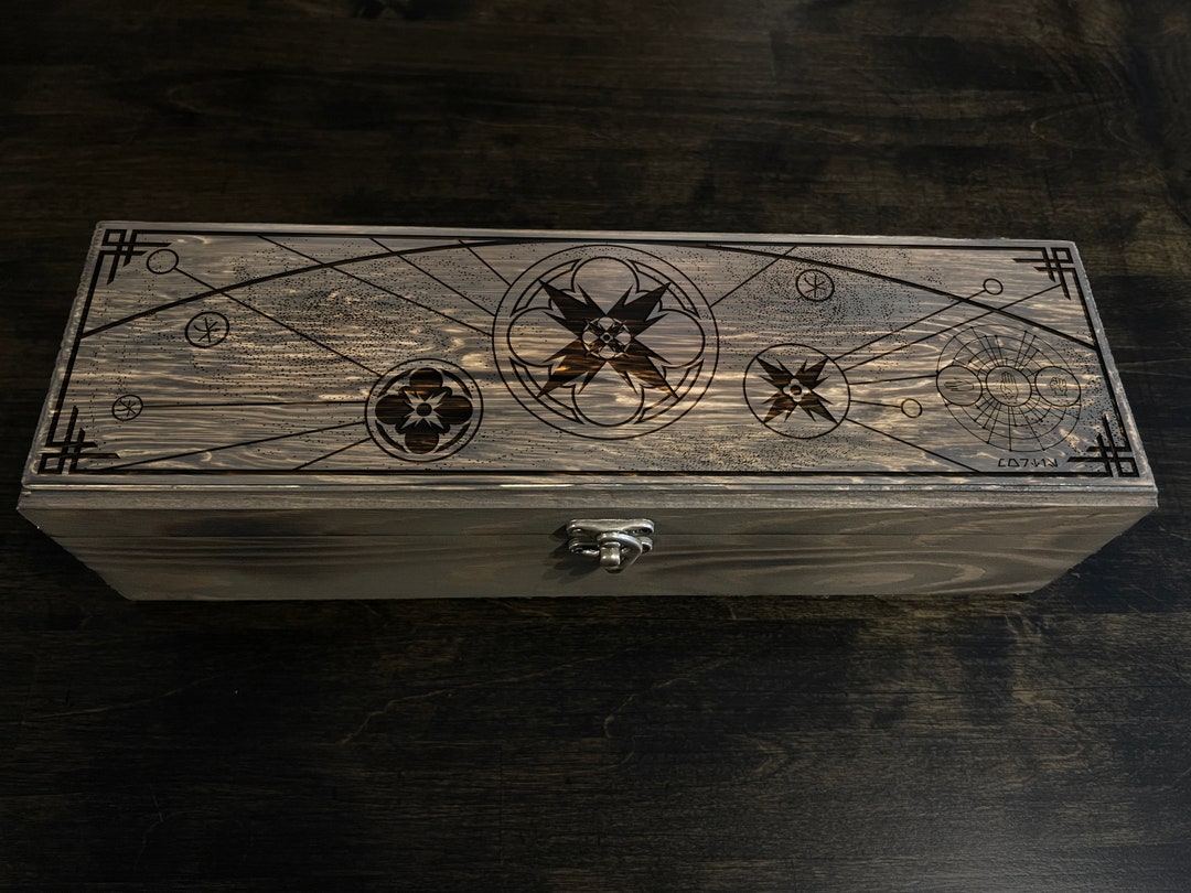 MORTIS Wooden Lightsaber Box (customizable) - Etsy