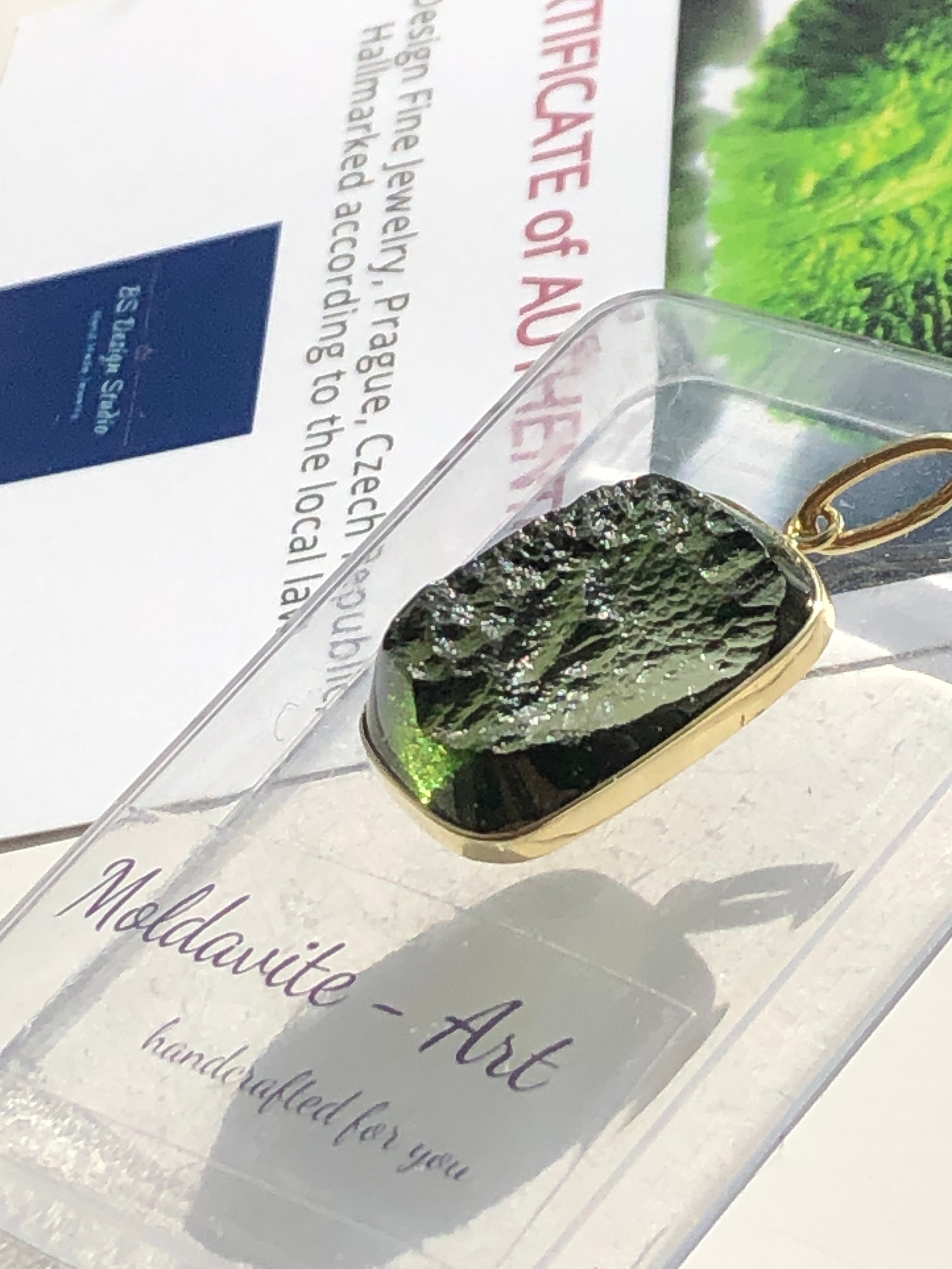 MASTERPIECE Moldavite in Solid Gold, 16.1 Ct Best Quality Moldavite ...