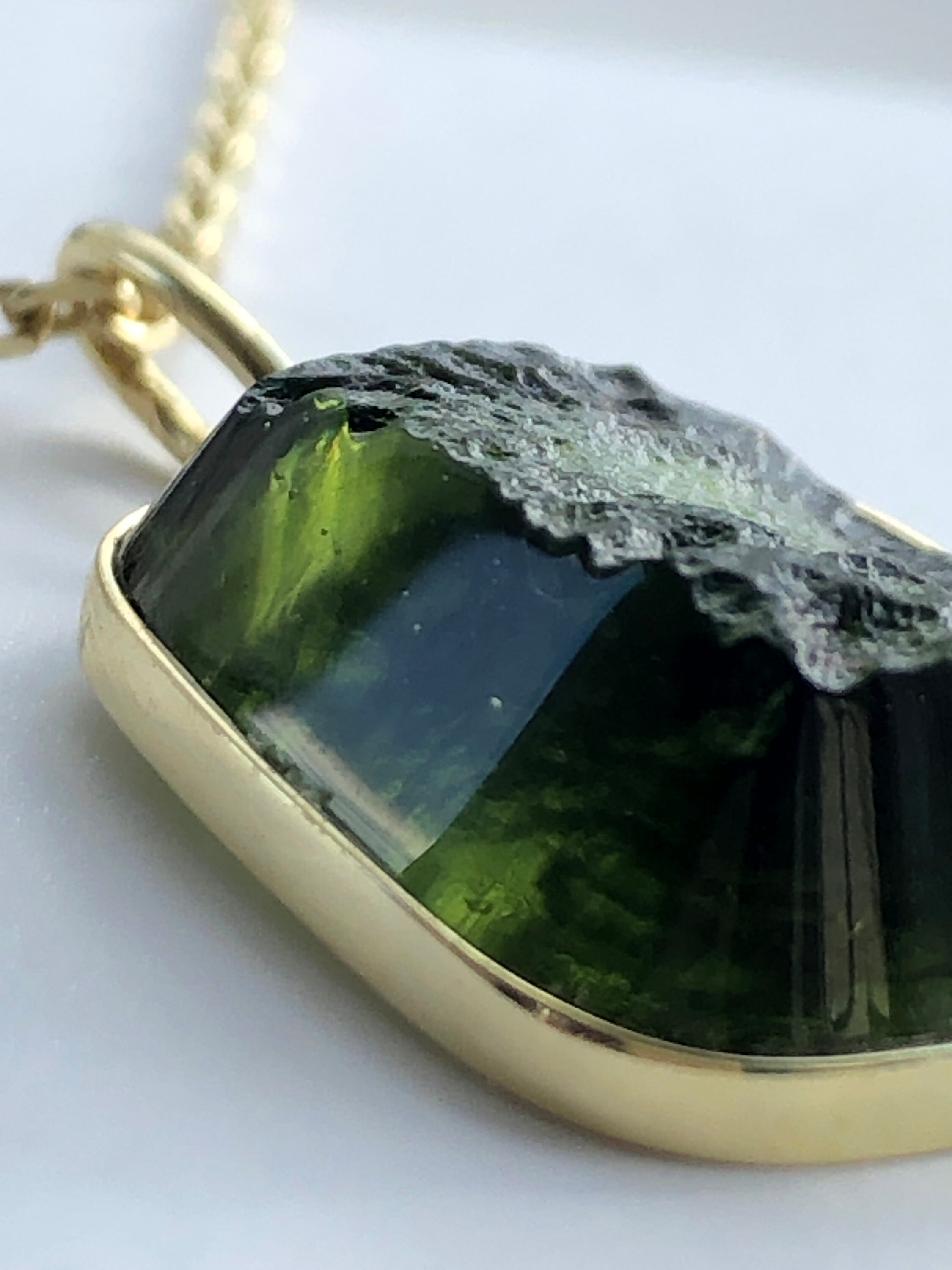 MASTERPIECE Moldavite in Solid Gold, 16.1 Ct Best Quality Moldavite ...