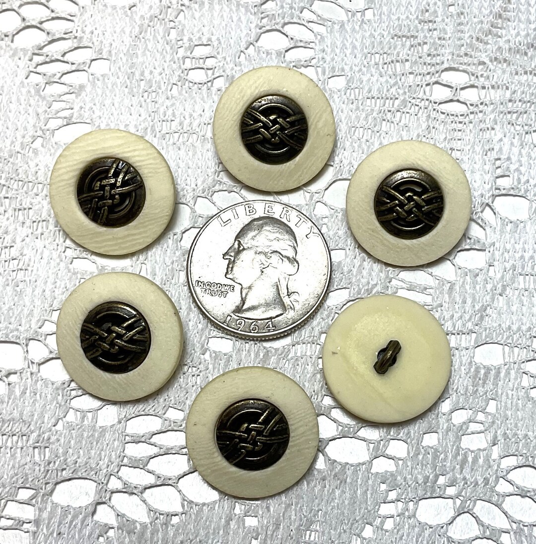 1 Dozen Vintage Plastic Italian Buttons With Metal Shank 40, 34 Ligne ...