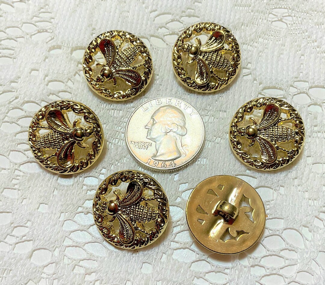6 Vintage Plastic Bee Buttons - Etsy