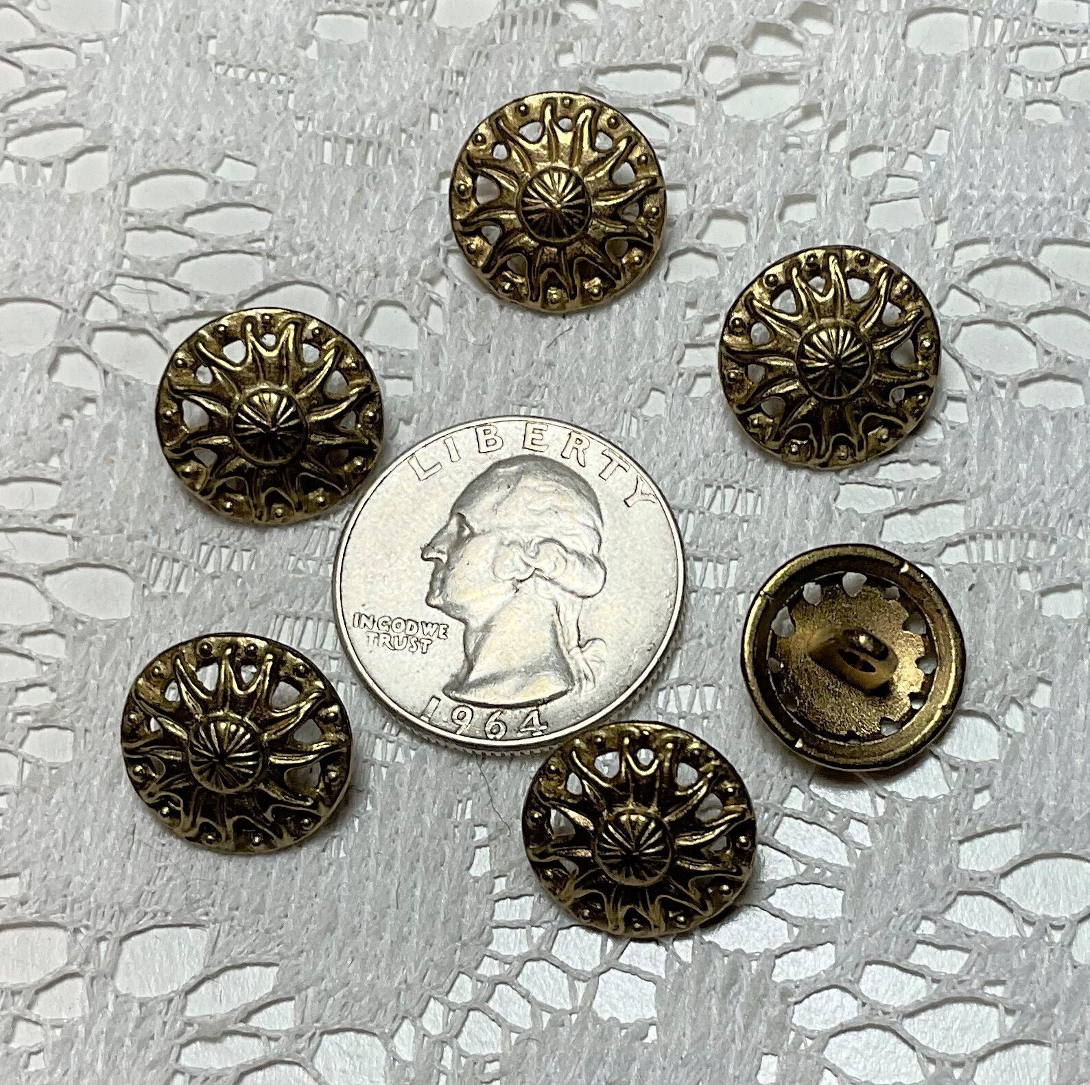 1 Dozen Vintage Metal Pierced Sun Buttons 24 Ligne - Etsy