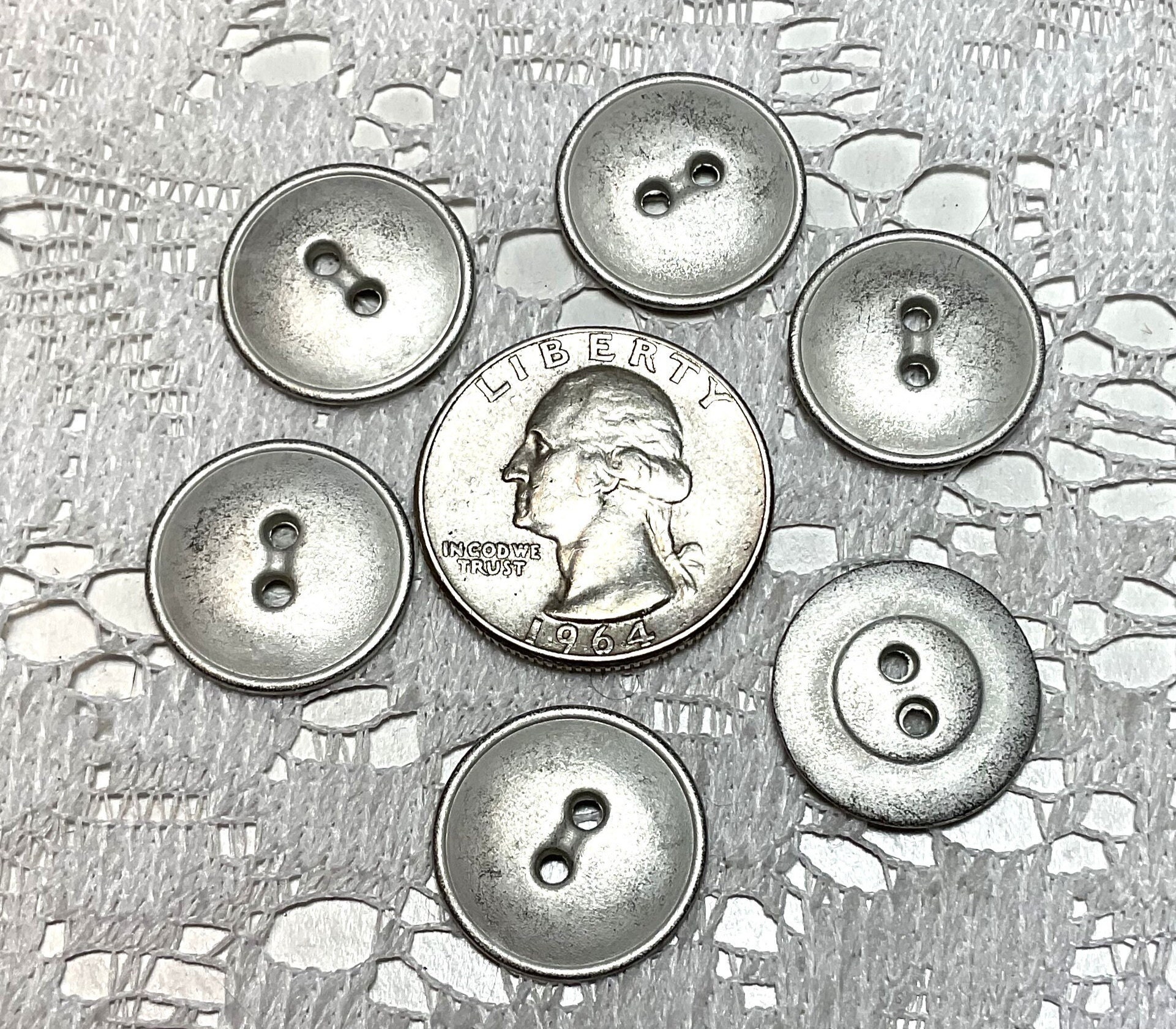 1 Dozen Vintage Metal 2 Hole Buttons 32,28,22,20 Ligne - Etsy