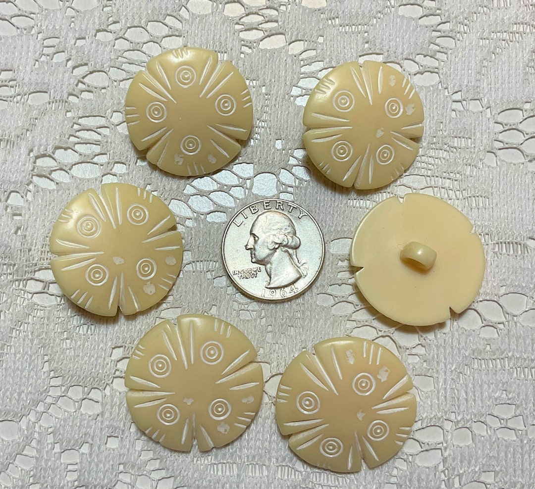 1 Dozen Vintage Plastic Sand Dollar Shank Buttons 48,40,28,24 Ligne - Etsy