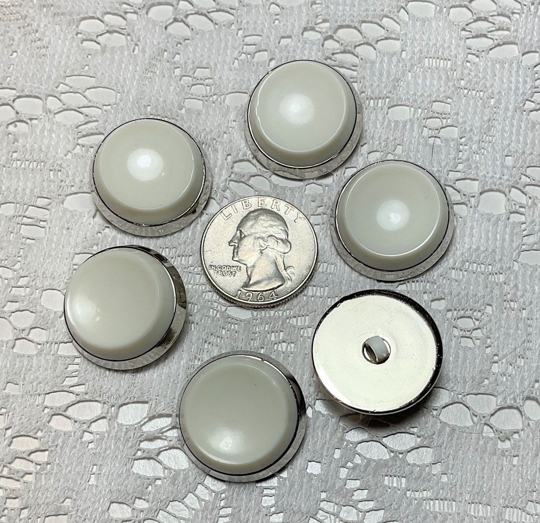 1 Dozen Vintage Italian Plastic Buttons 40 Ligne 1" - Etsy