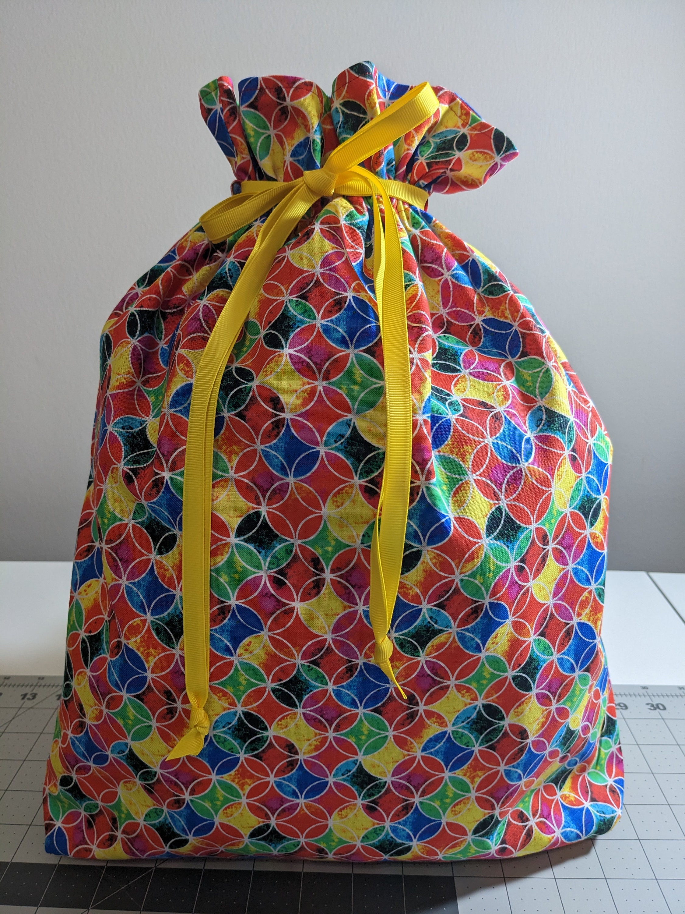 Eco-friendly Fully Lined Drawstring Fabric Gift Bags Colorful Circle ...