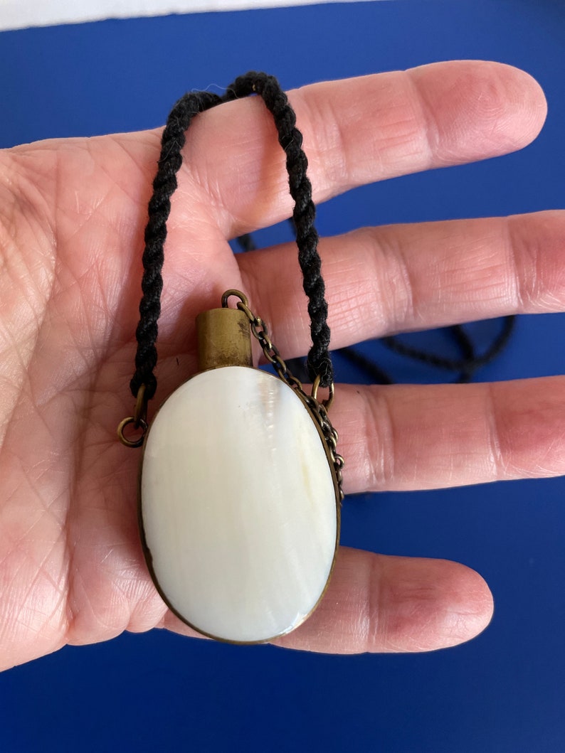 Vintage Mother of Pearl Snuff Box Necklace - Etsy