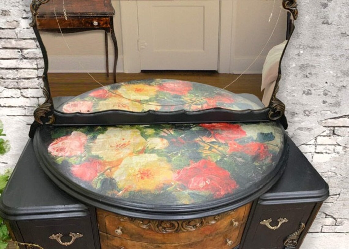 Vintage Vanity. Victorian Inspired Vanity Romantic Bedroom Black ...