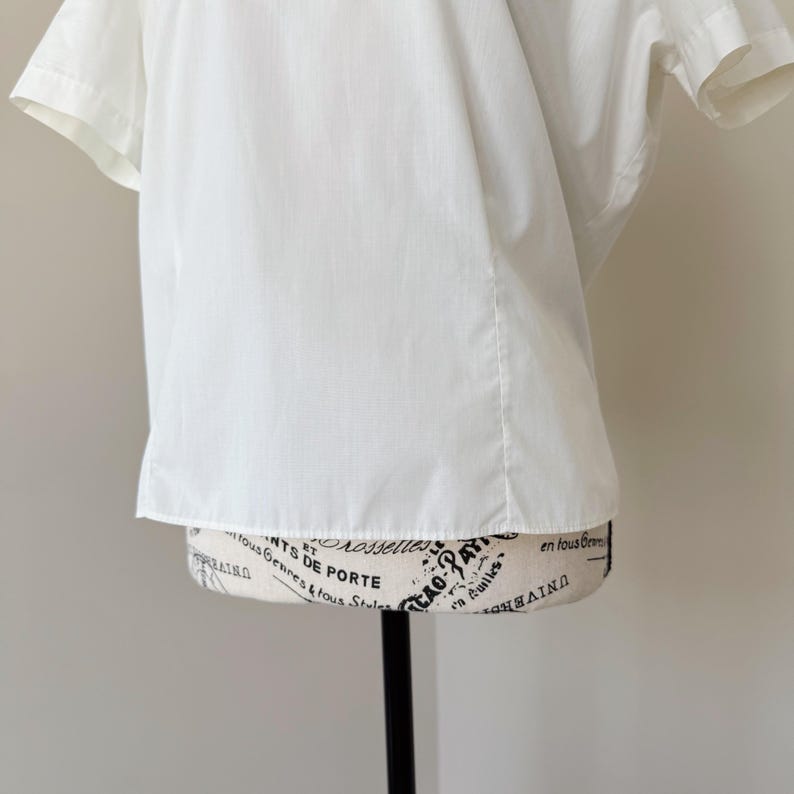 Volup 1960s Ship 'N Shore Vintage Button-back High-neck Ivory Blouse ...