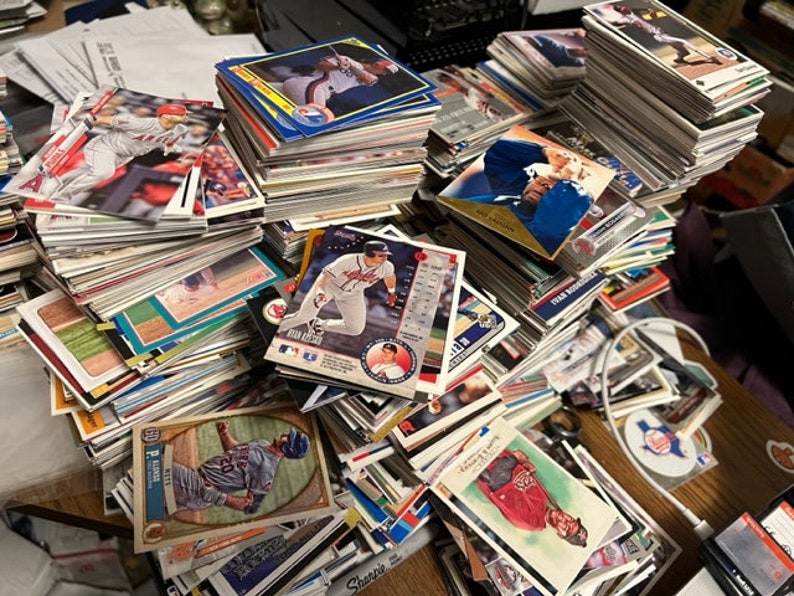 1980-1985........... Garage Need Cleaned Out 500 Baseball Cards Rookies ...