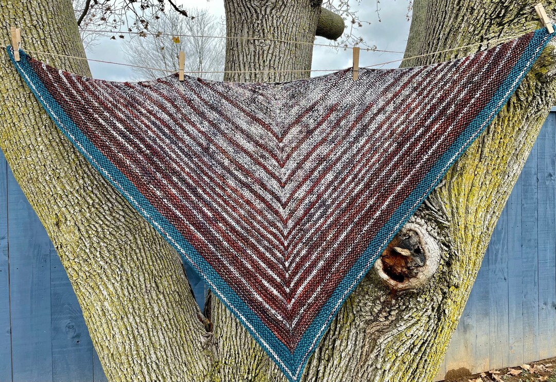 Knitting Pattern: Fade Triangle Shawl - Etsy