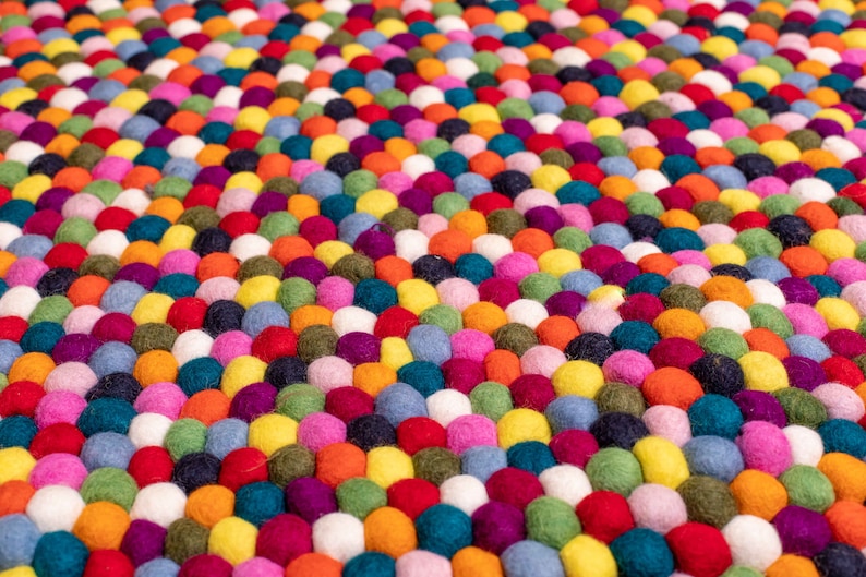 Handcrafted Rainbow Circle Wool Carpet - Handcrafted Color Burst Carpet ...