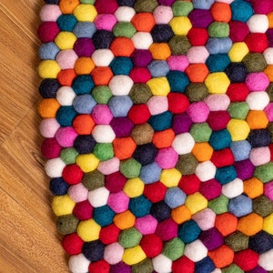 Handcrafted Rainbow Circle Wool Carpet - Handcrafted Color Burst Carpet ...