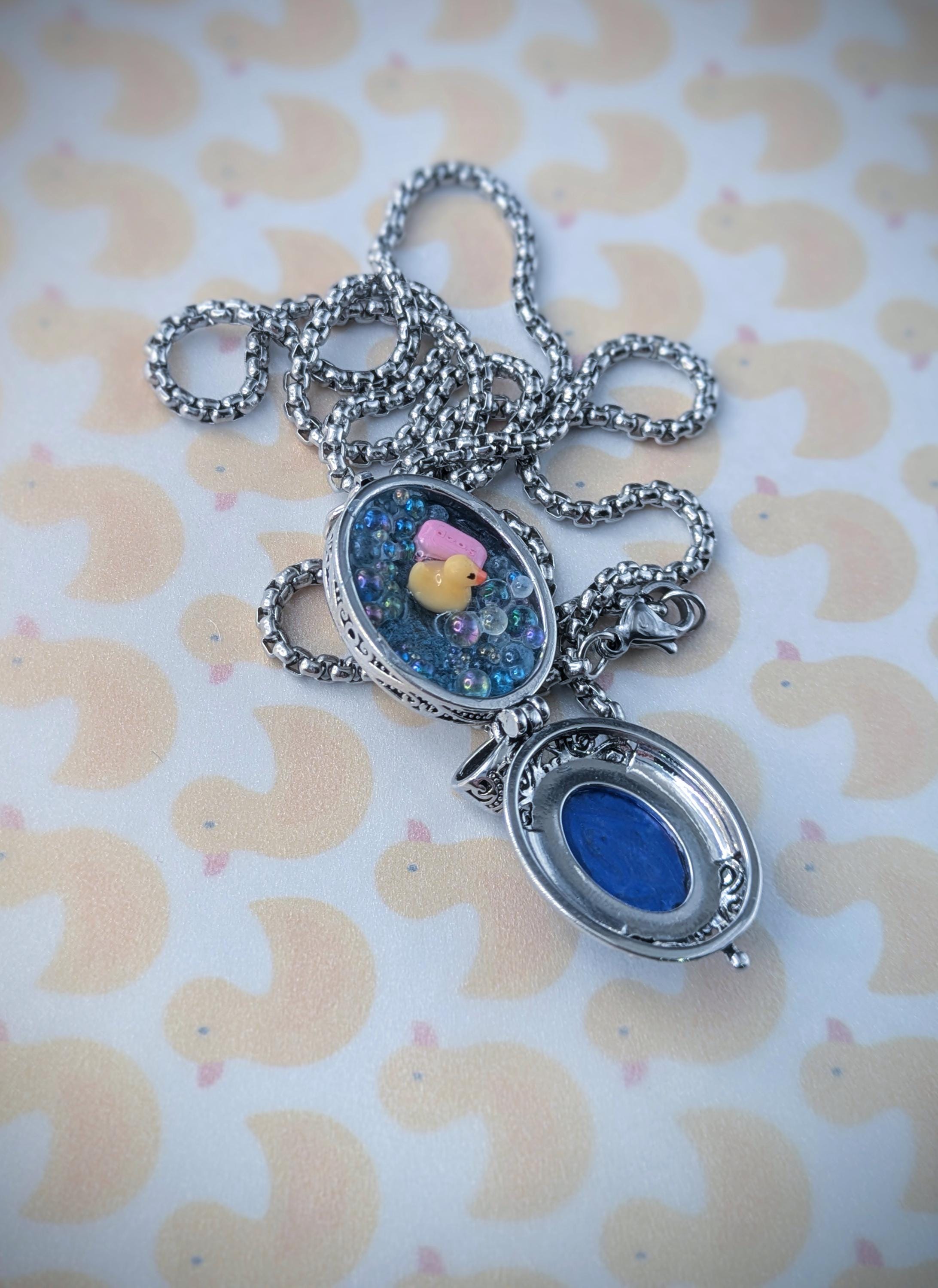 Bubble Bath diorama Locket - Etsy
