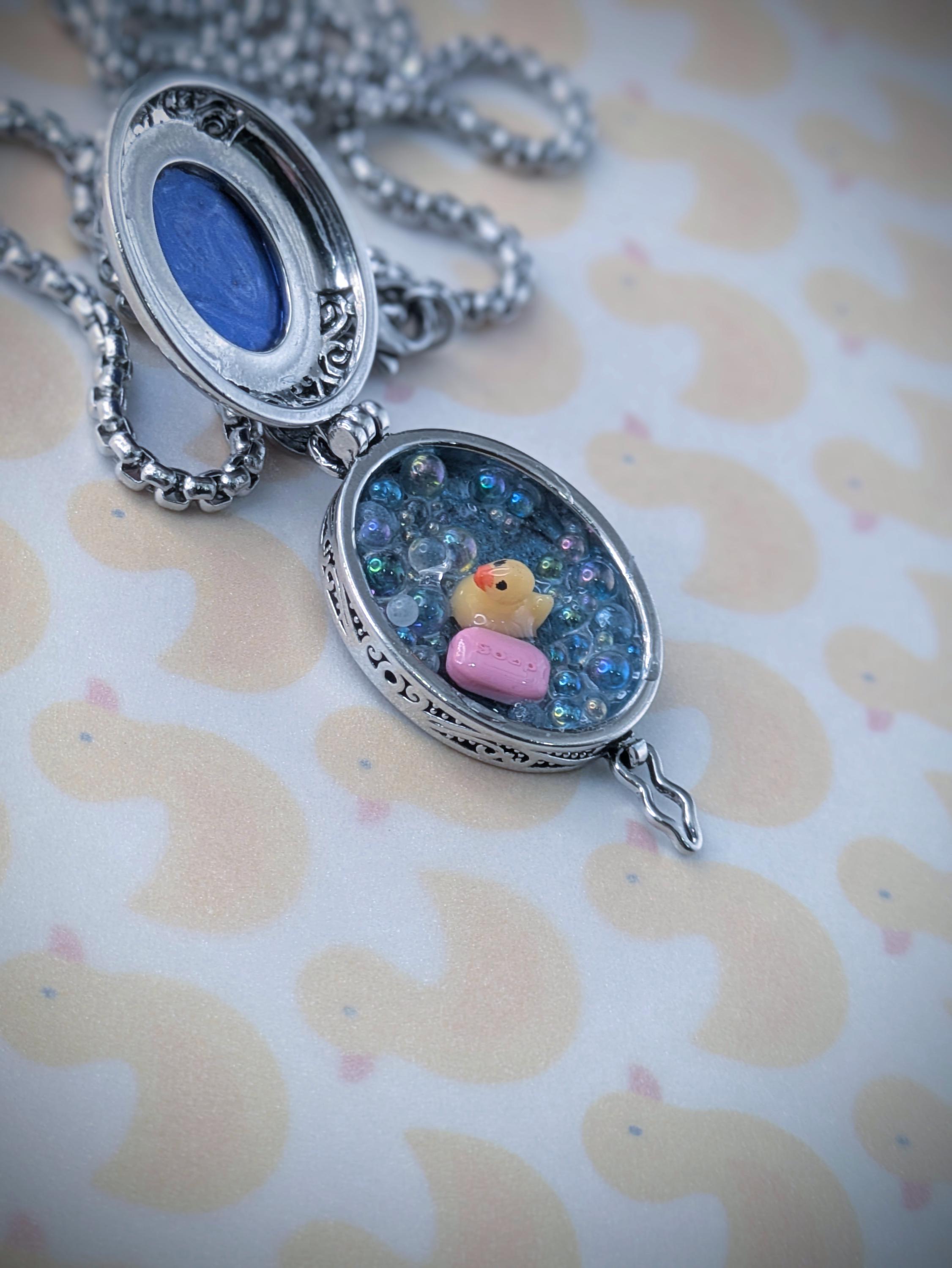Bubble Bath diorama Locket - Etsy