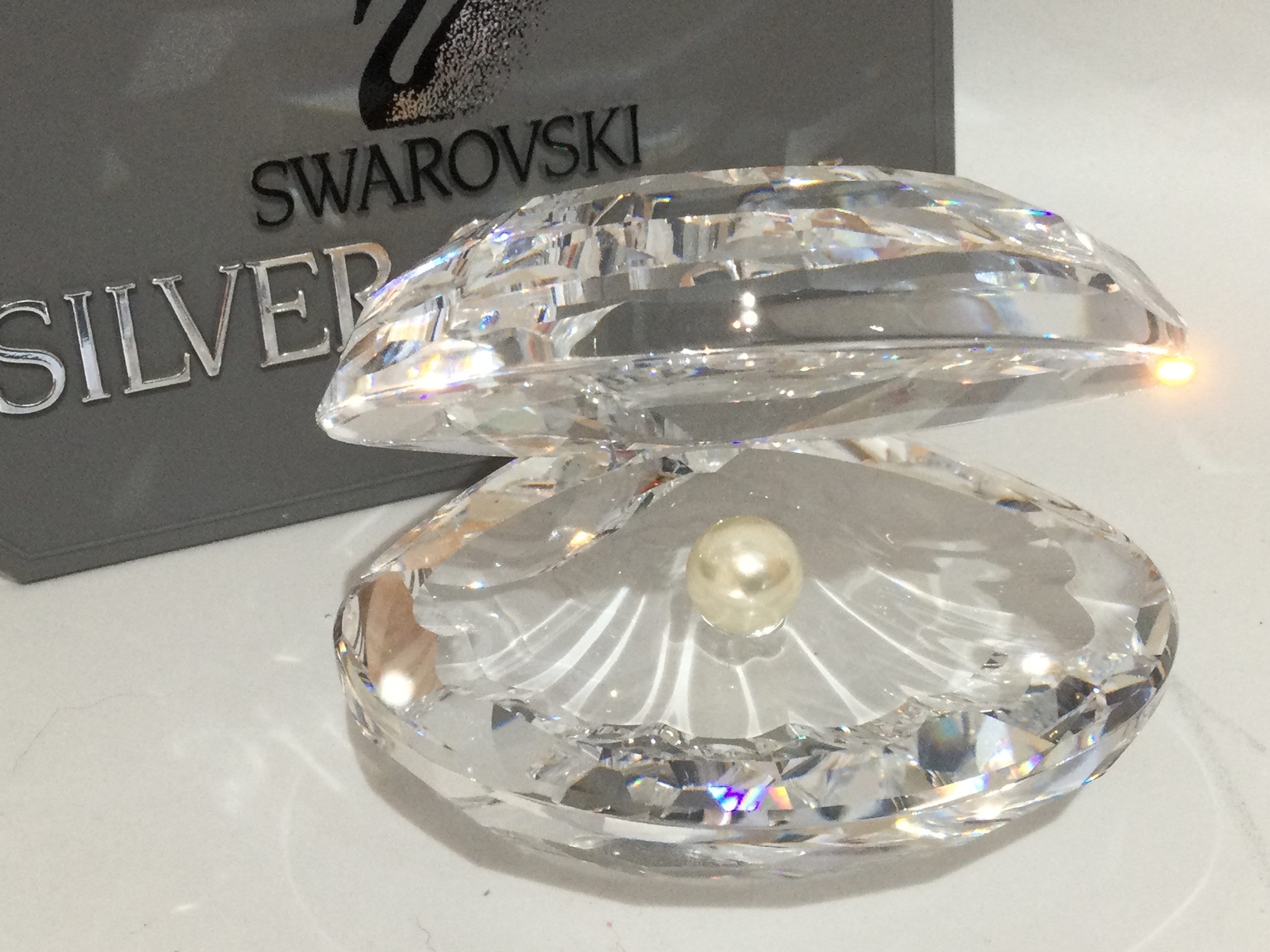 Swarovski Oyster Shell With Pearl