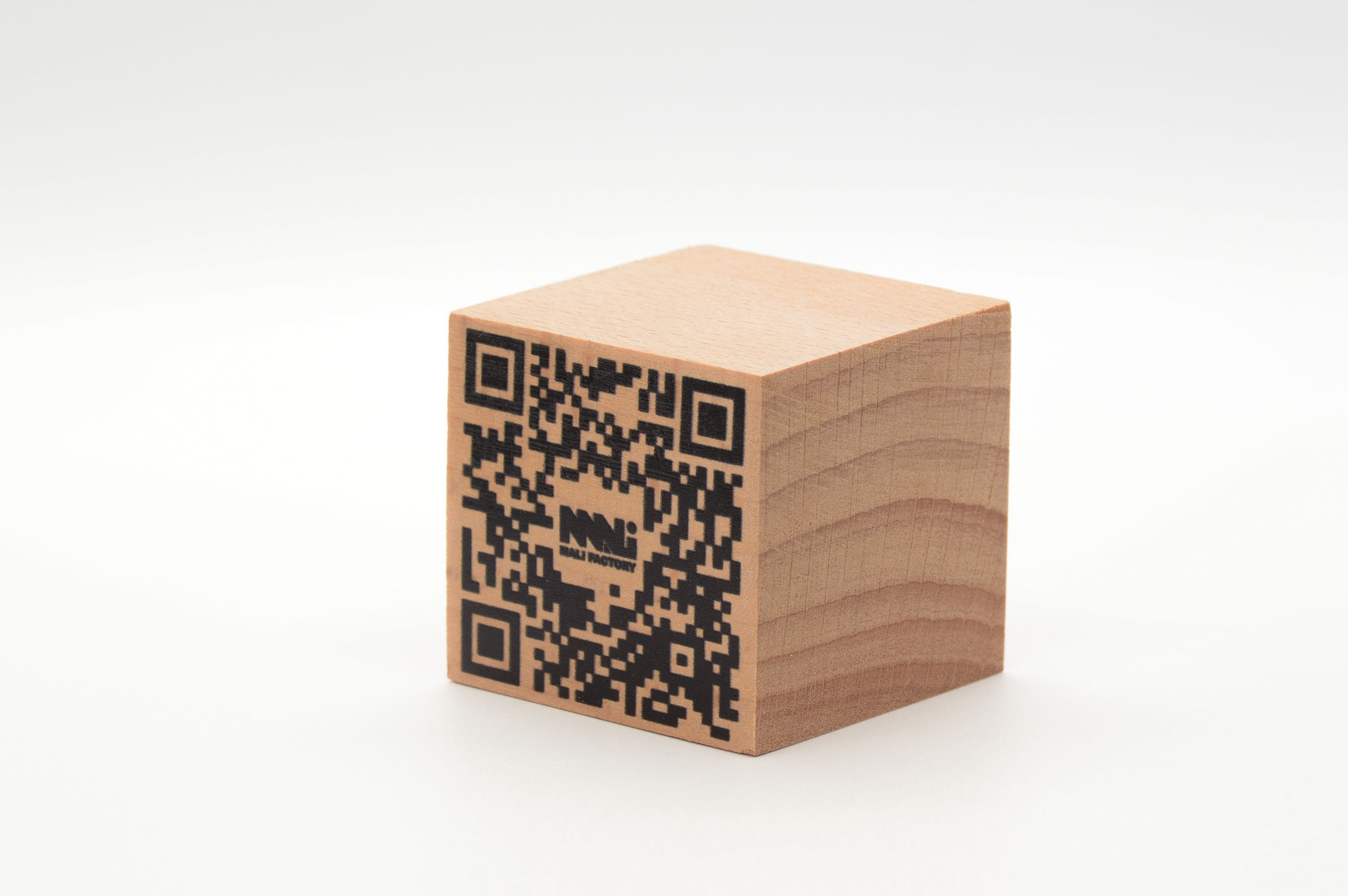 QR Code QUBE Beech 4 X 4 Cm Scannable Menus Restaurants Bars B&B Hotels ...