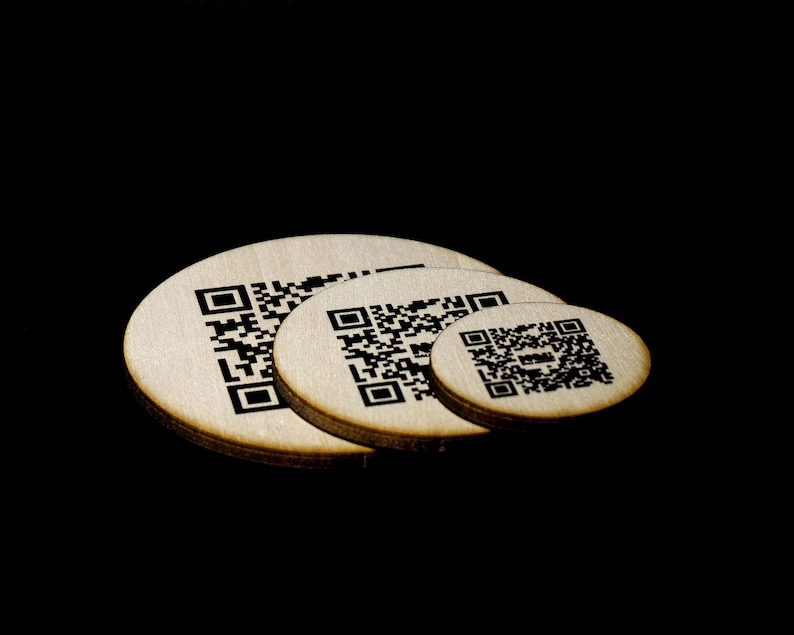 QR Code Flat Wood Round - Scannable Menus - Restaurants - Bars - B&B ...