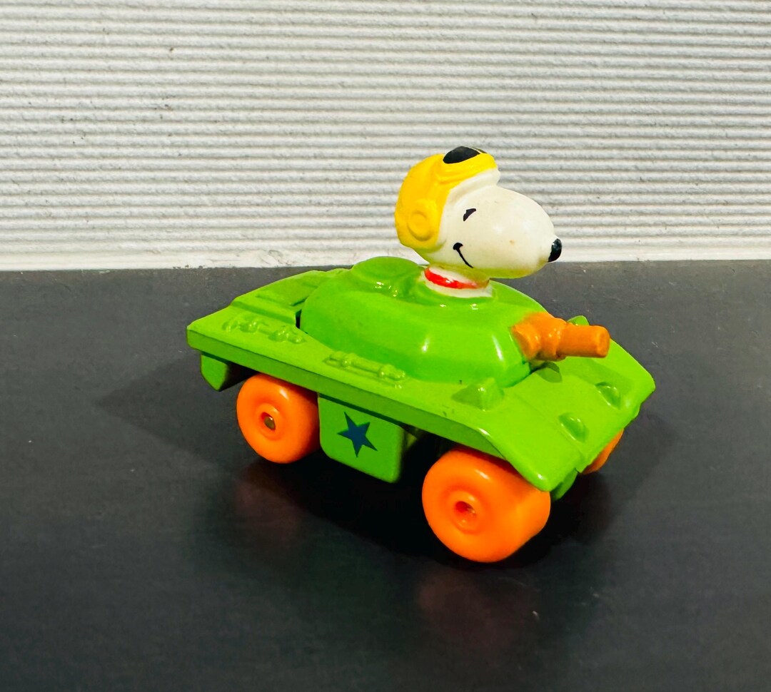 Vintage Peanuts Snoopy Toys Military Tanker Charles Schulz Cartoonist ...