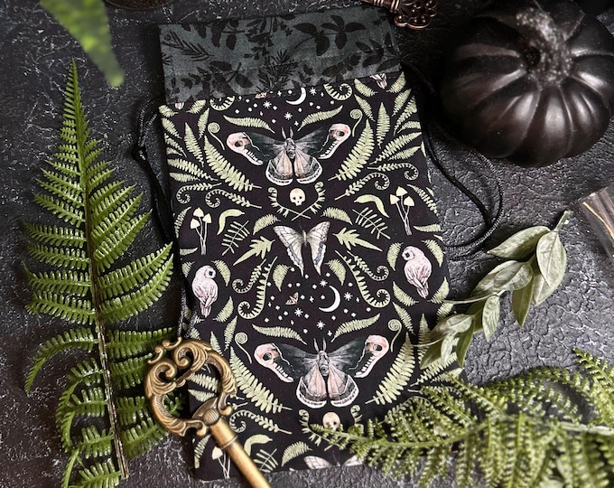 Morbid Curiosity / Tarot Card or Dice Bag / Witch's Moth and Skull ...