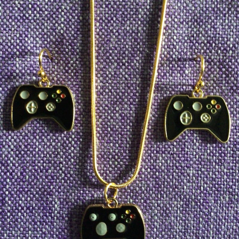 Controller Necklace - Etsy