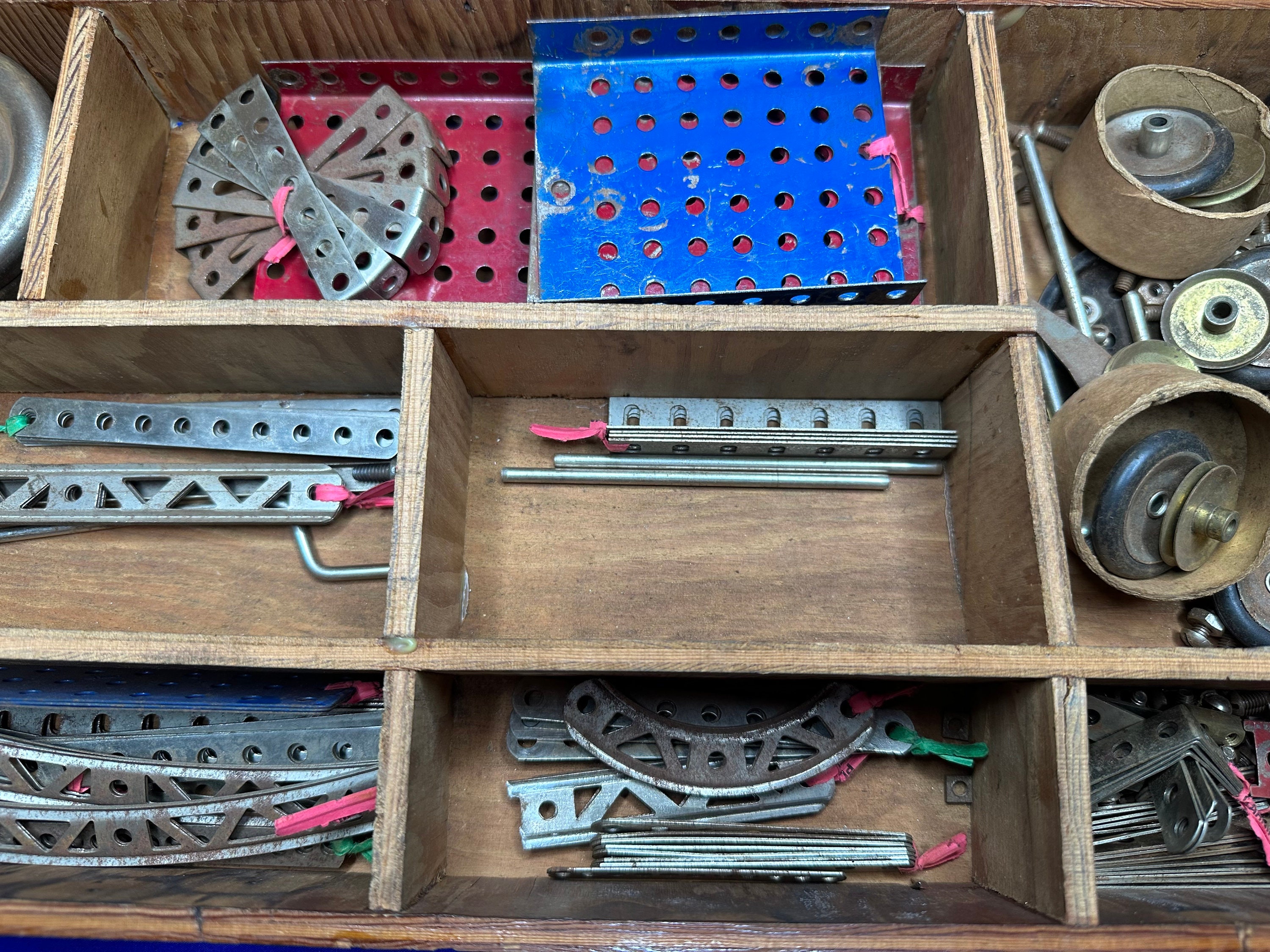 Vintage Metal Building Set - Etsy
