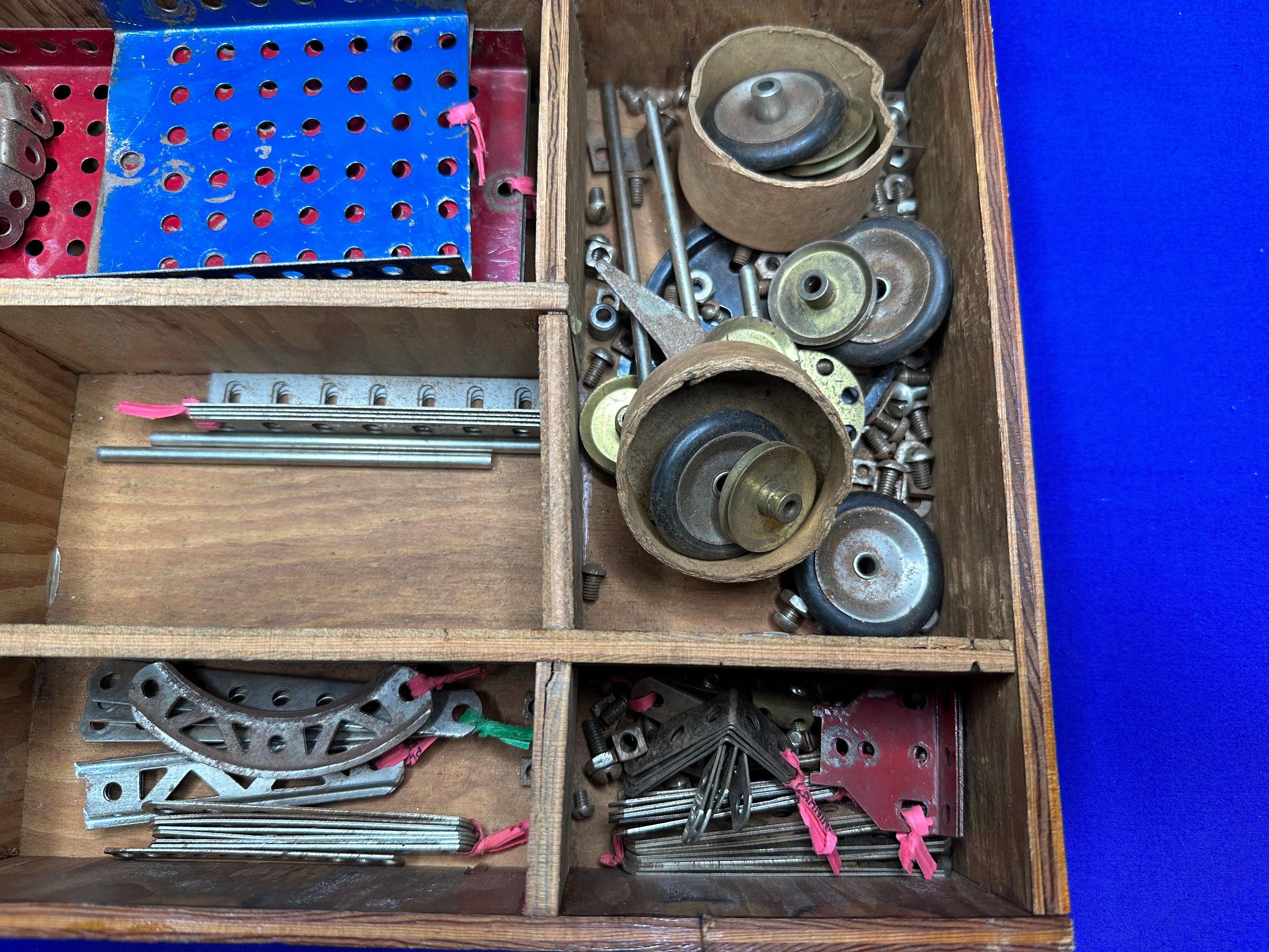 Vintage Metal Building Set - Etsy
