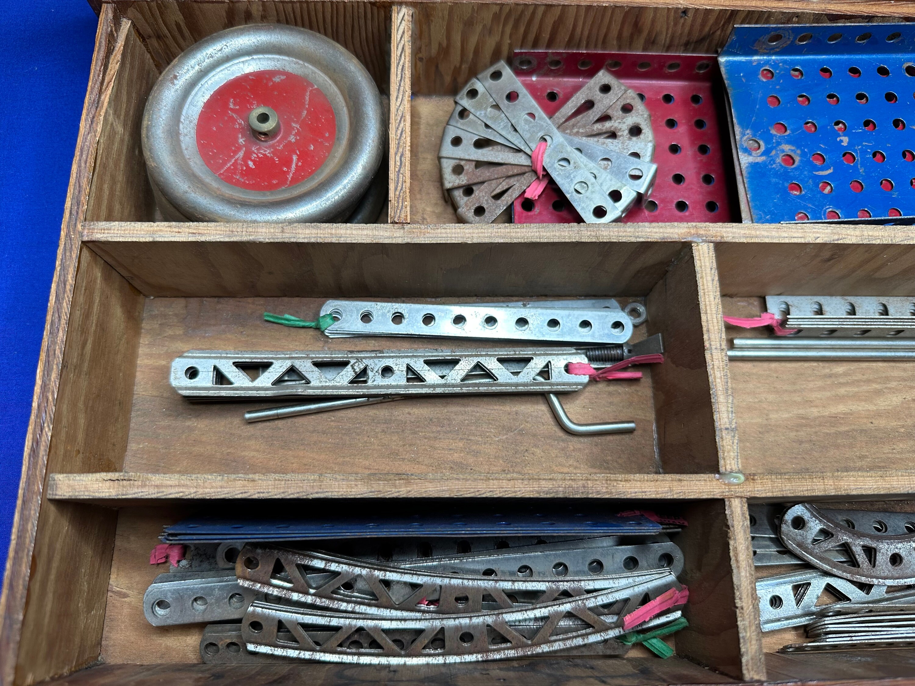 Vintage Metal Building Set - Etsy