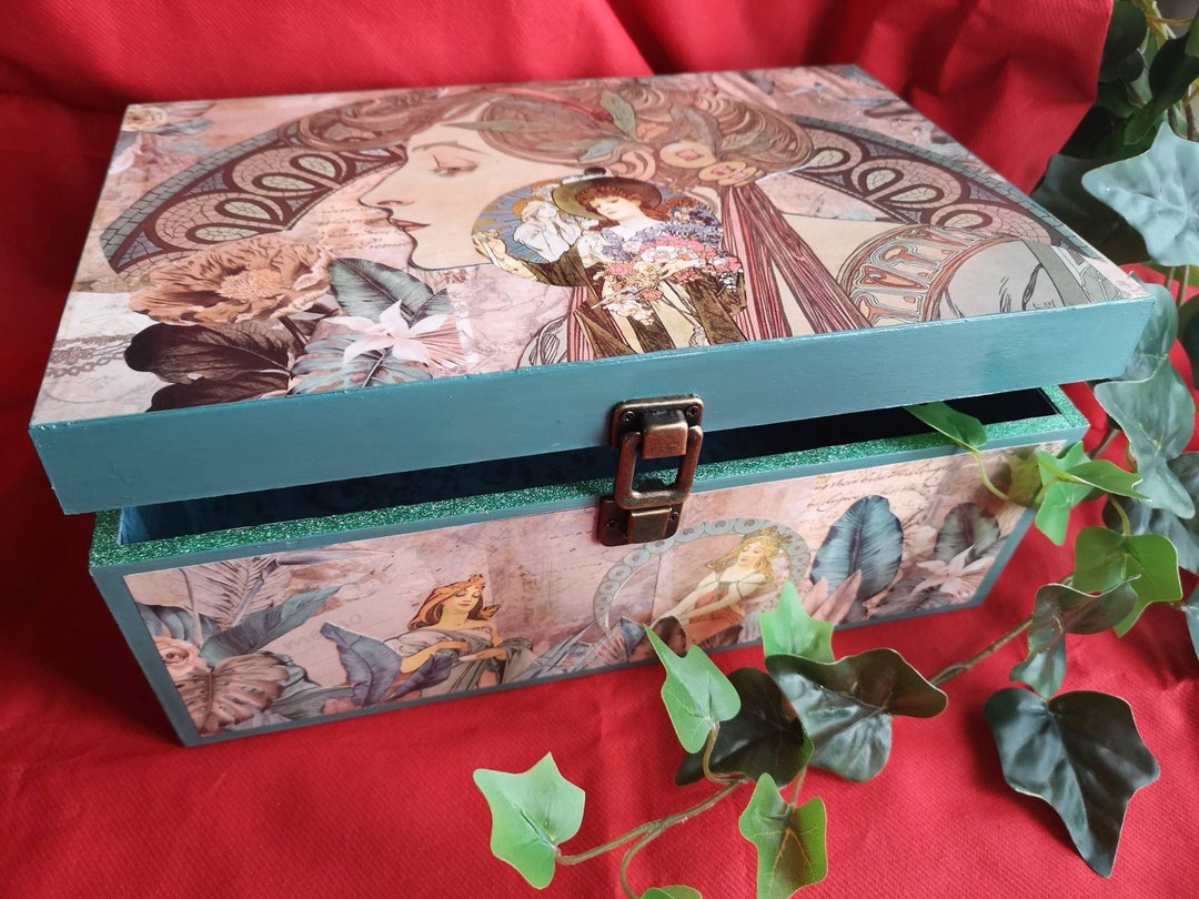 Vintage Style Hand Crafted Collage Technigue A. Mucha Jewellery/storage ...
