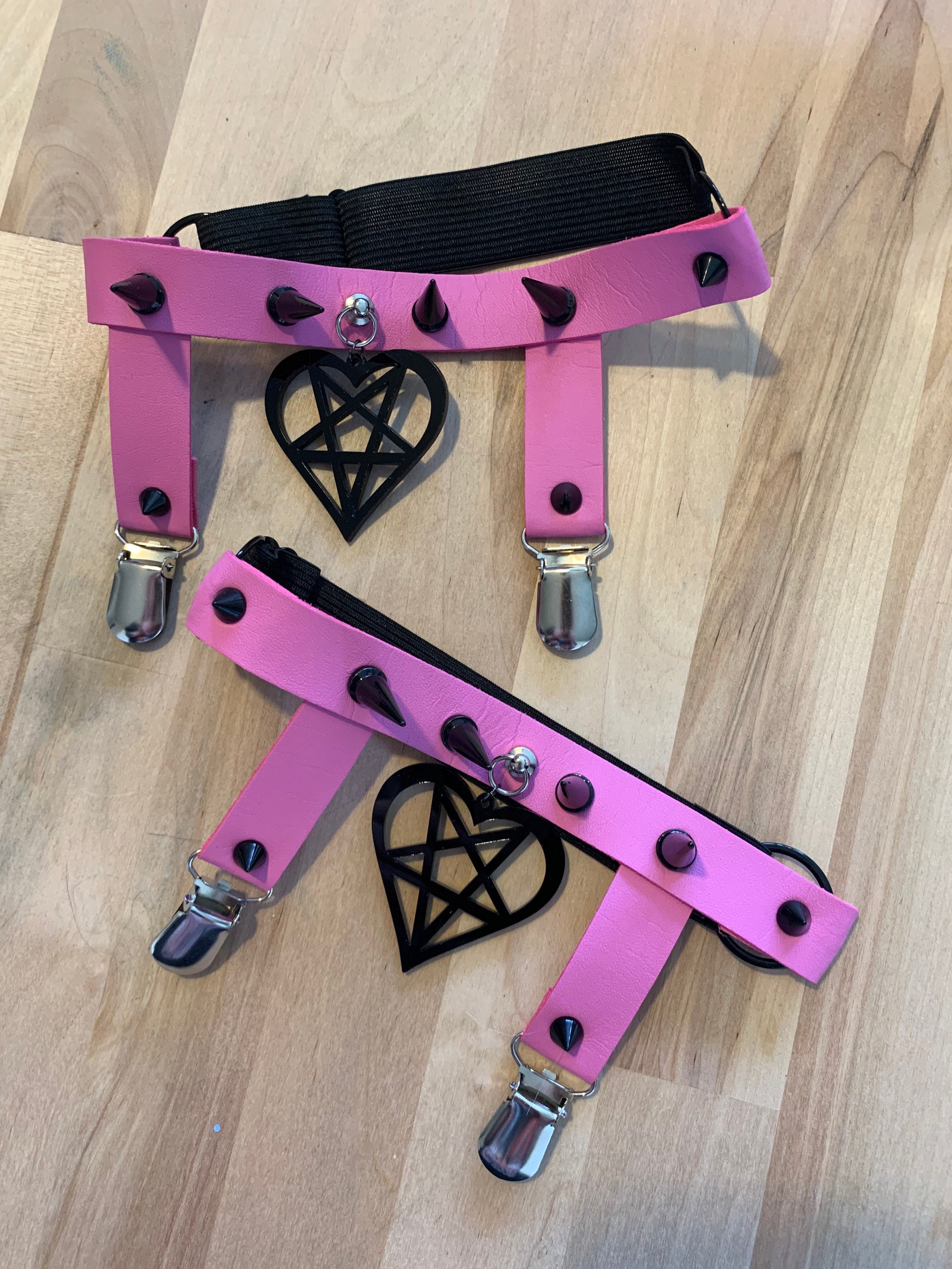 NEW Pink Black Spike Heart Garter - Etsy UK