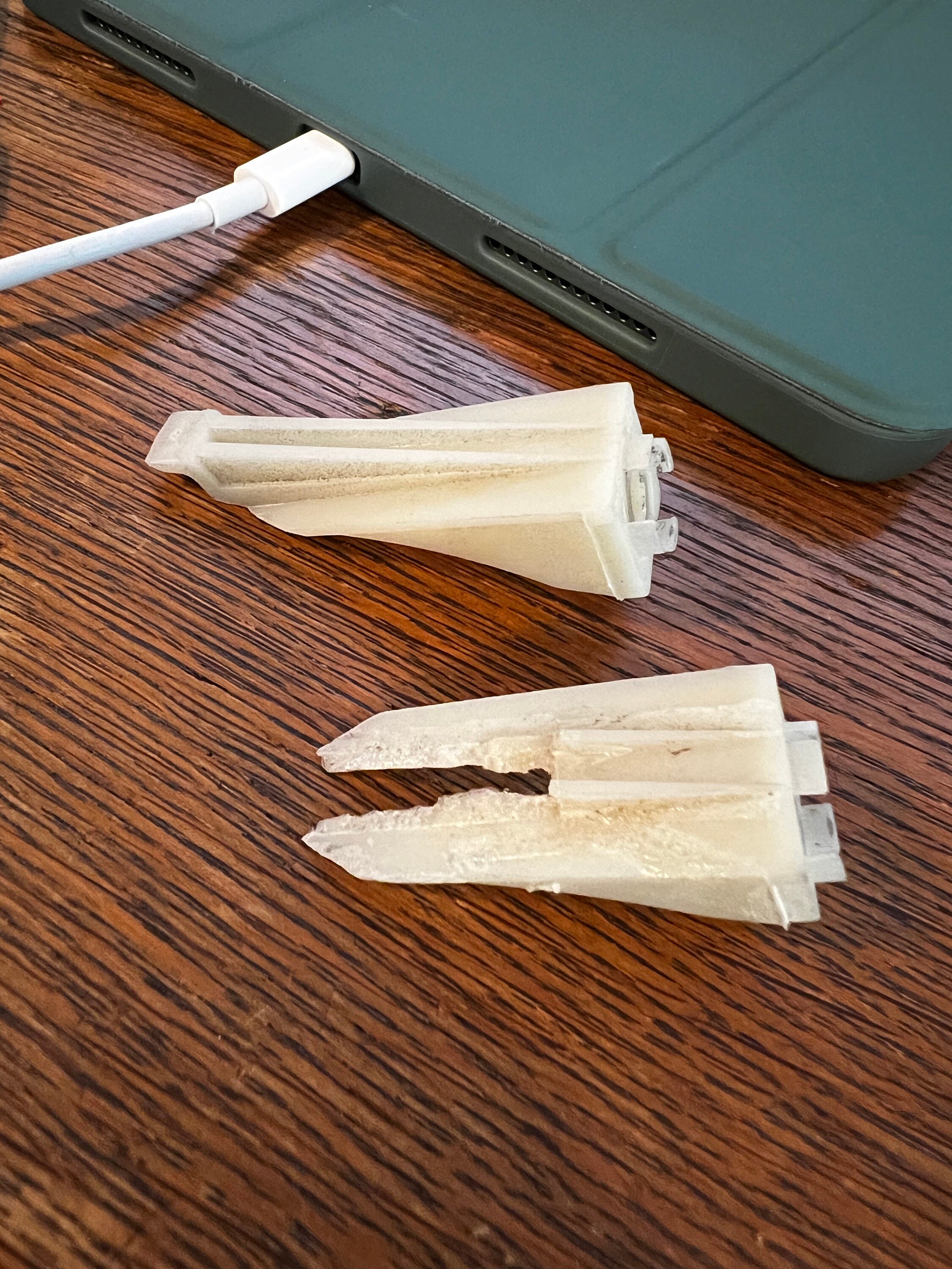 BMW E46 Tail Light Retaining Clip - Etsy