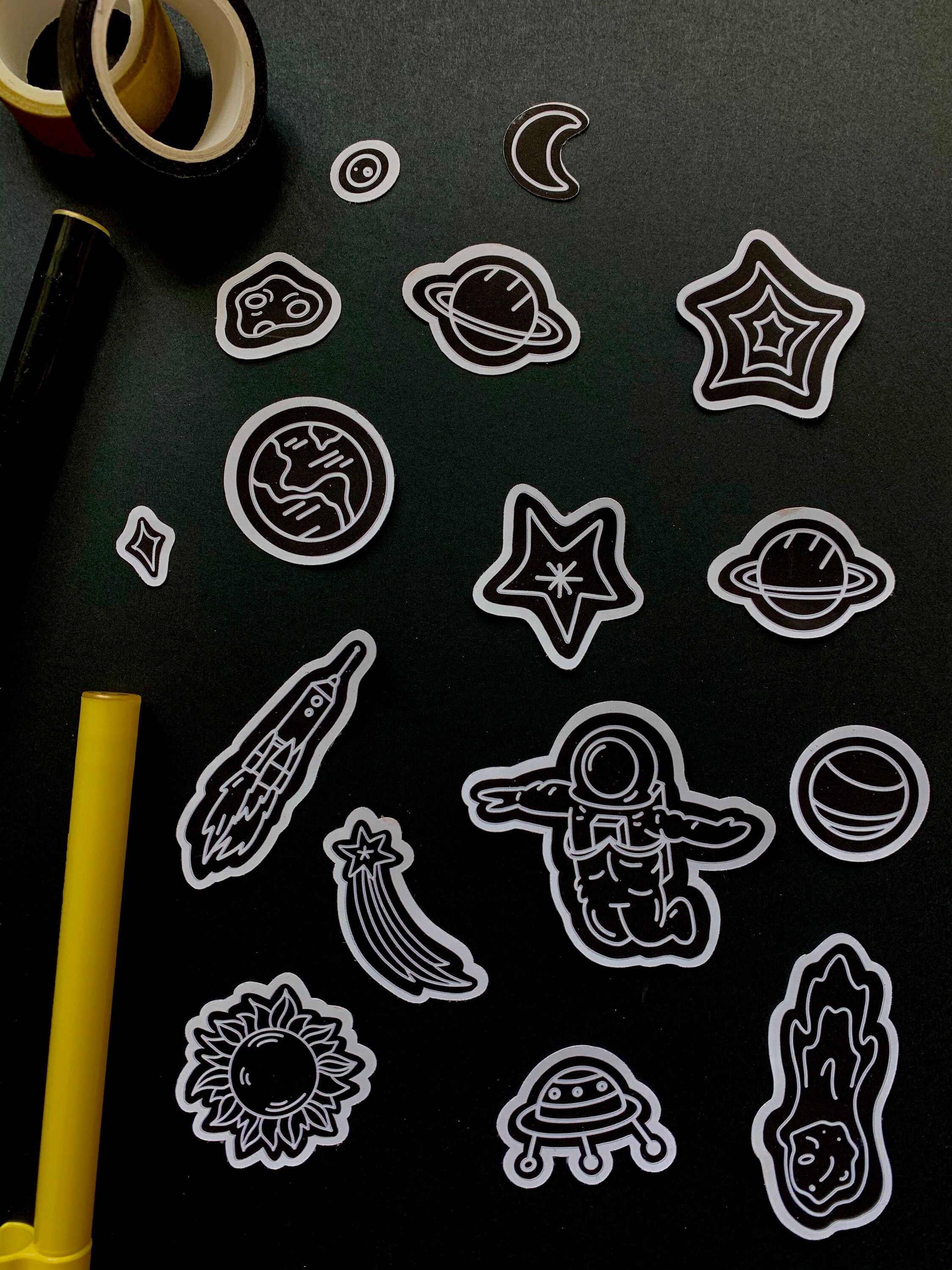 Space Vinyl Sticker Pack Blanco y negro pegatinas de doodle | Etsy
