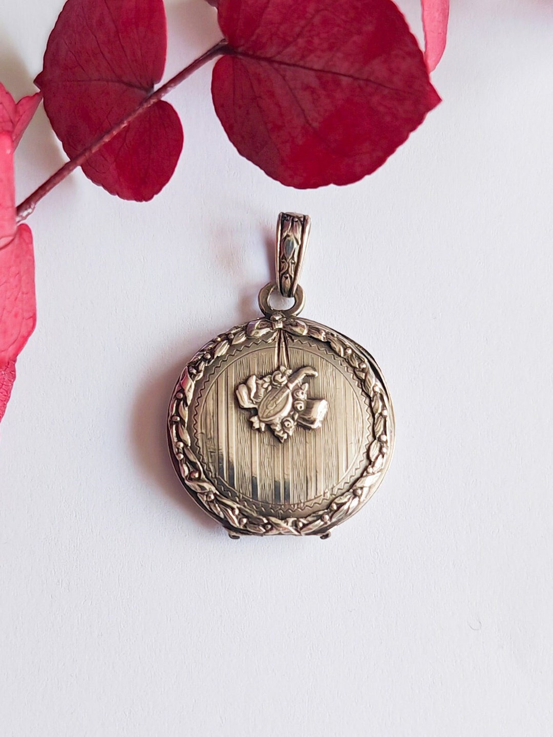 Old Victorian Medallion Photo Holder Musical Instruments Silver Laurel ...