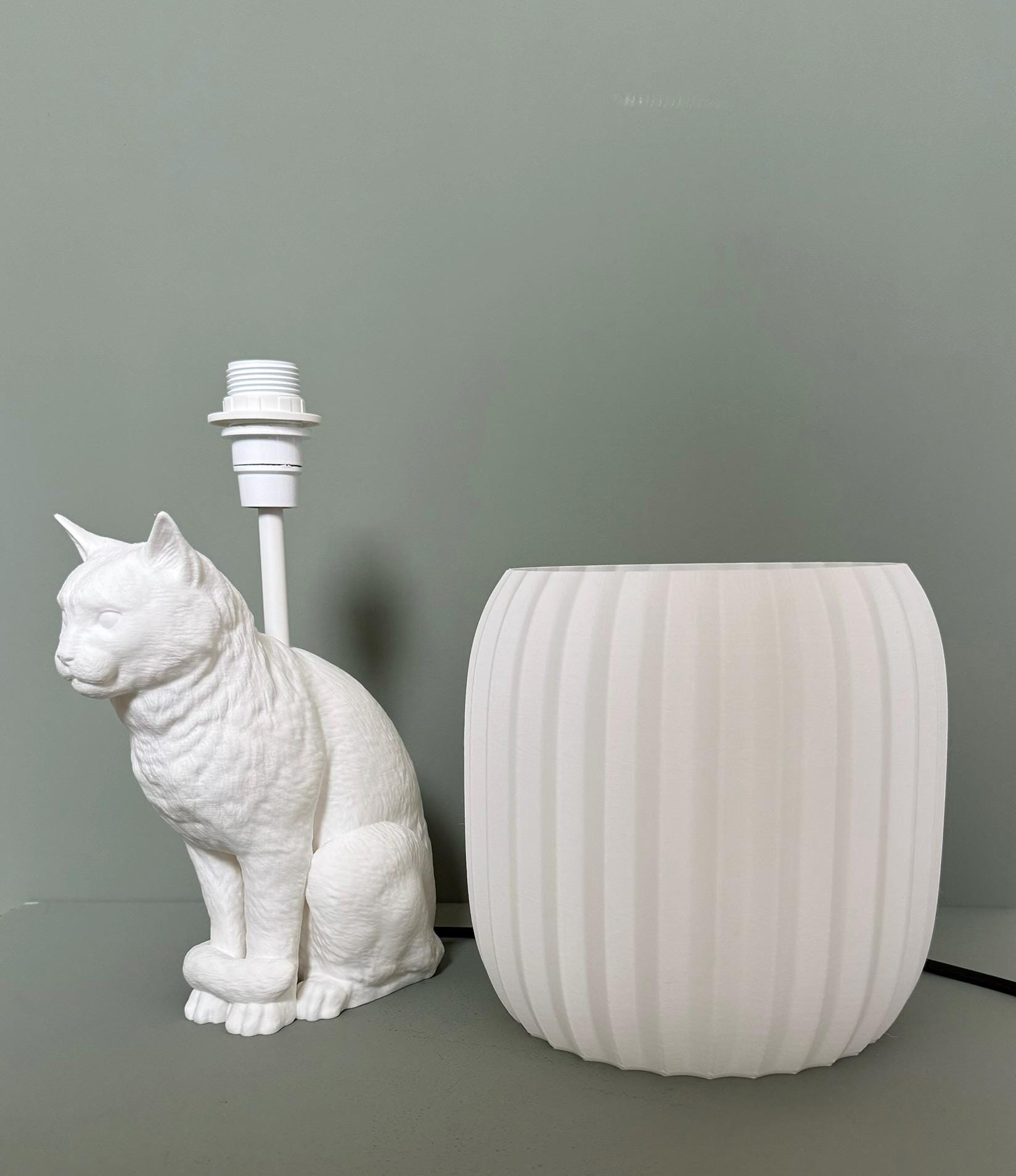 Cat With the Lampshade - Cat Table Lamp Including Lampshade - Creative ...