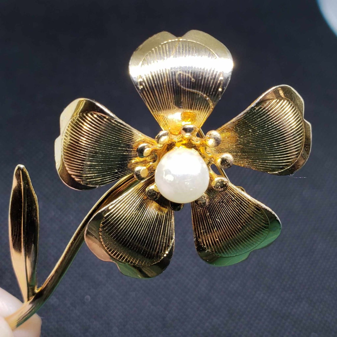 Set of 2 Vintage Gold Tone Flower Brooch Pins | Faux Pearl Flower Pins ...