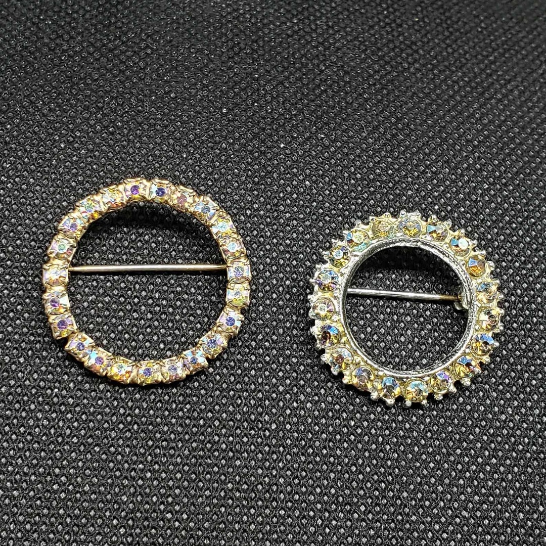 Vintage Set of 2 Rhinestone Wreath Pin Brooches | Vintage Rhinestone ...