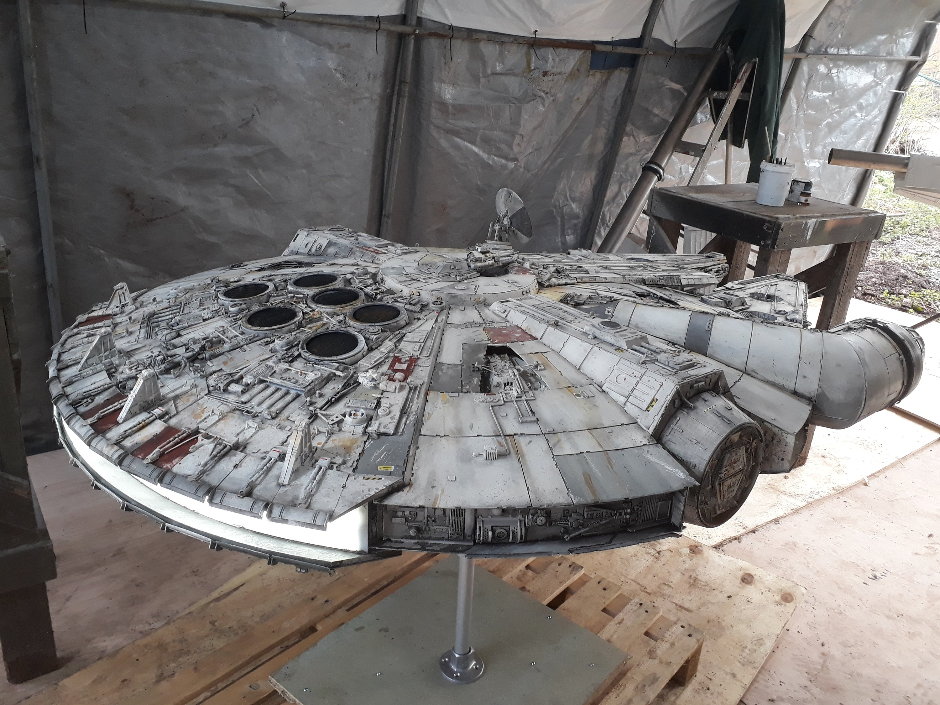 MILLENNIUM FALCON 5' FOOTER - Etsy UK
