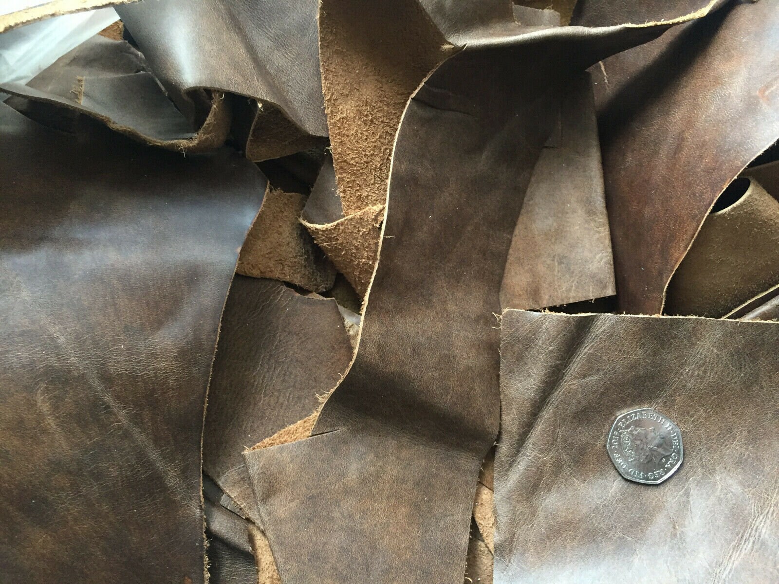 Genuine Leather Hide UK - Scraps Remnants Offcuts Cuttings for Art and ...