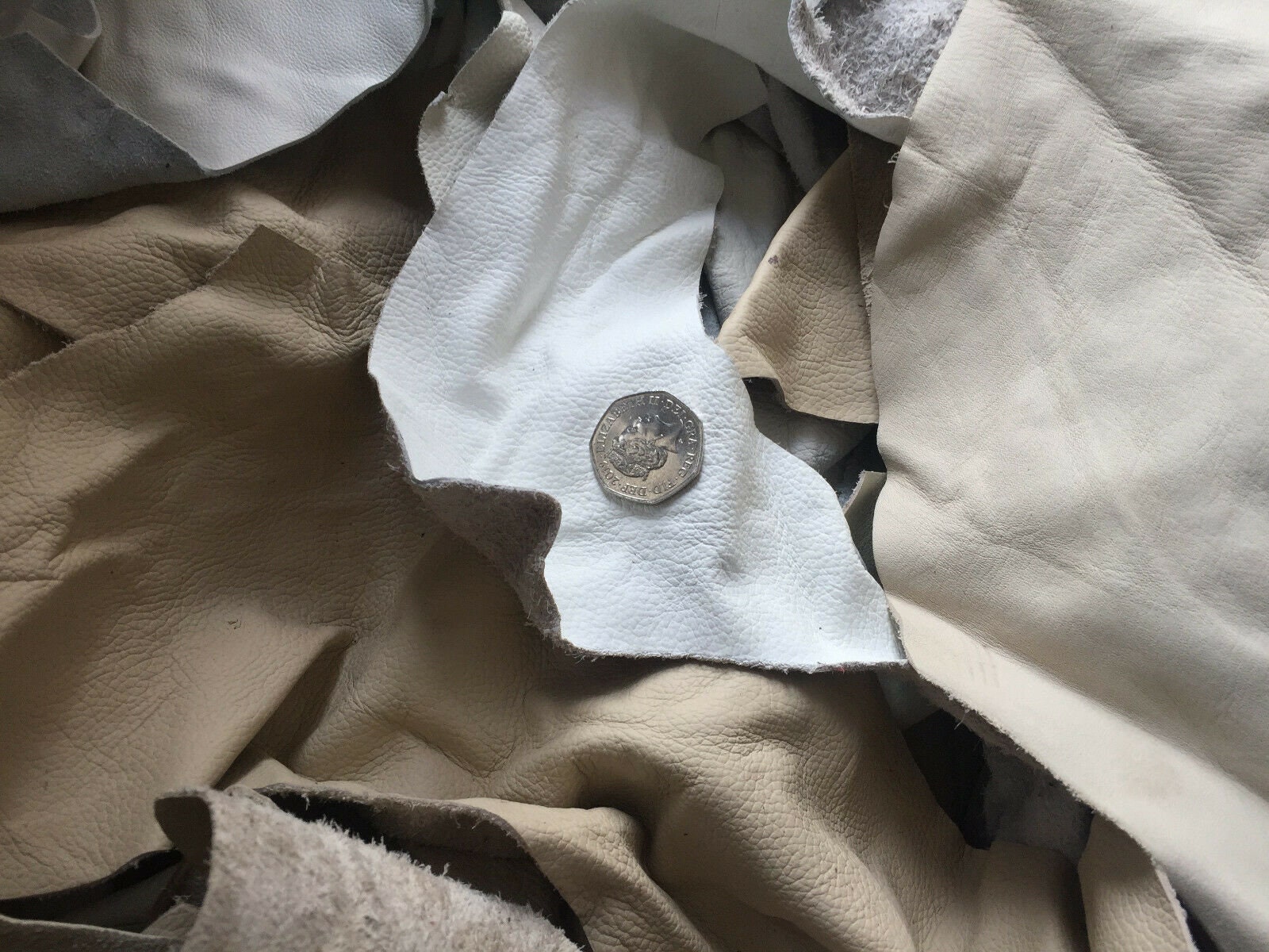 Genuine Leather Hide UK - Scraps Remnants Offcuts Cuttings for Art and ...