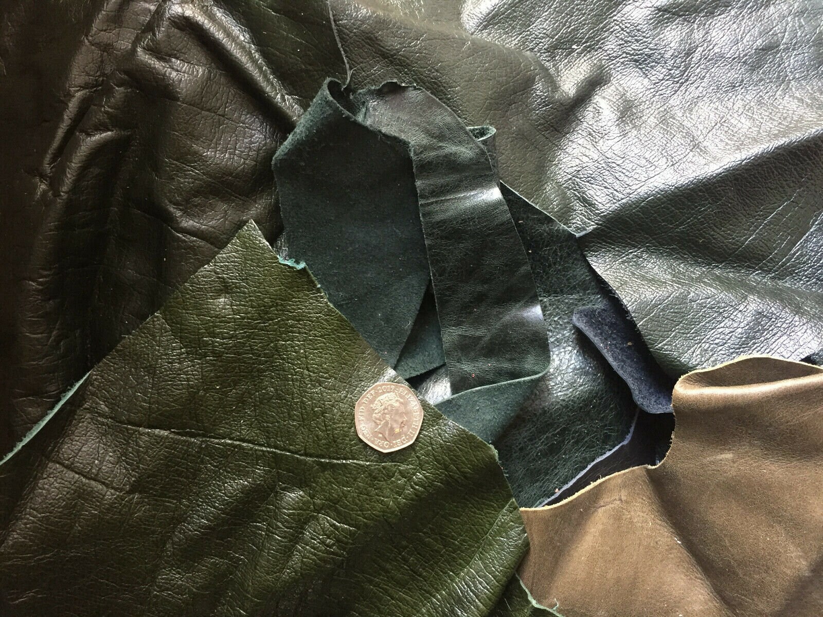 Genuine Leather Hide UK - Scraps Remnants Offcuts Cuttings for Art and ...