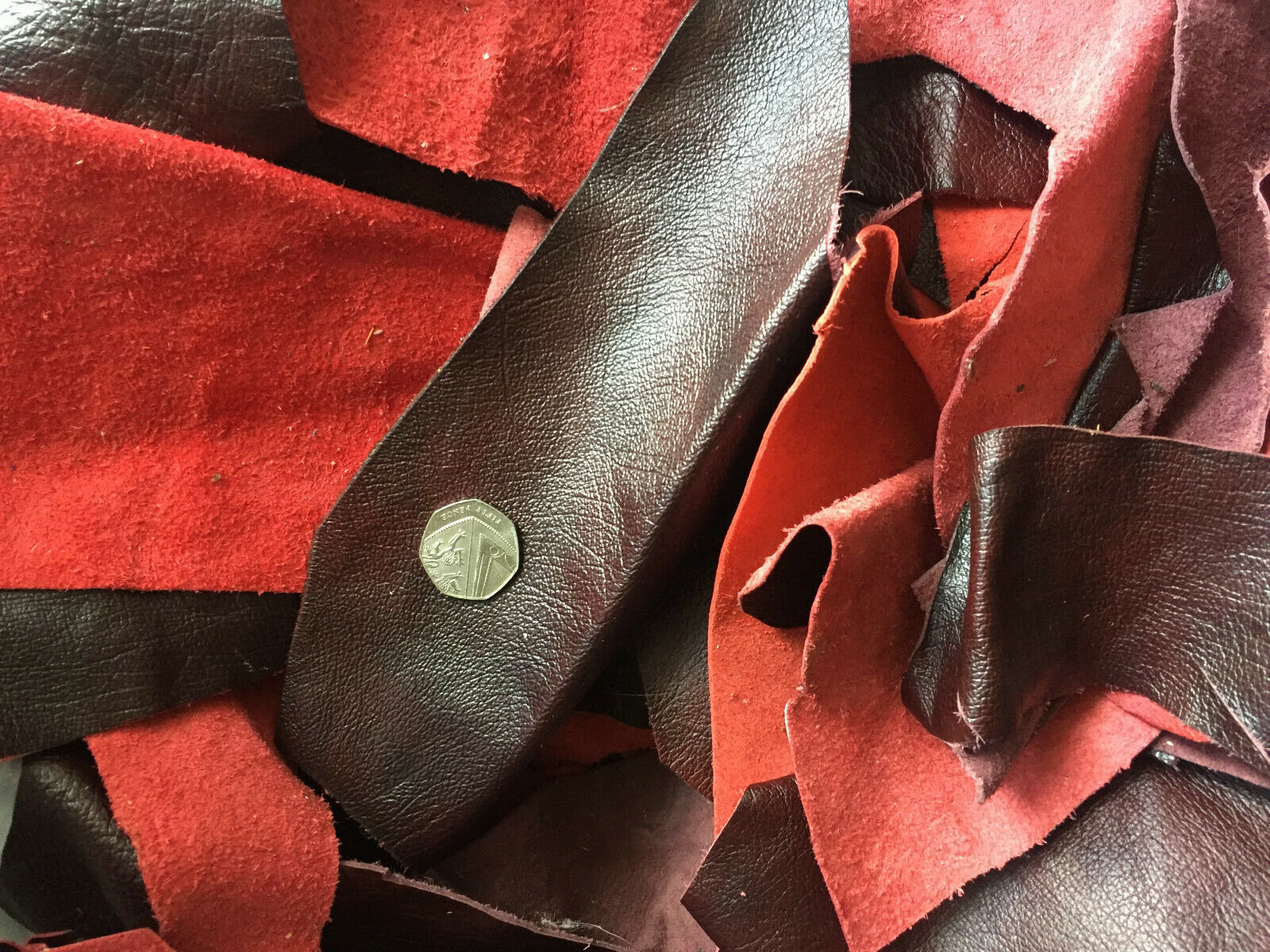 Genuine Leather Hide UK - Scraps Remnants Offcuts Cuttings for Art and ...