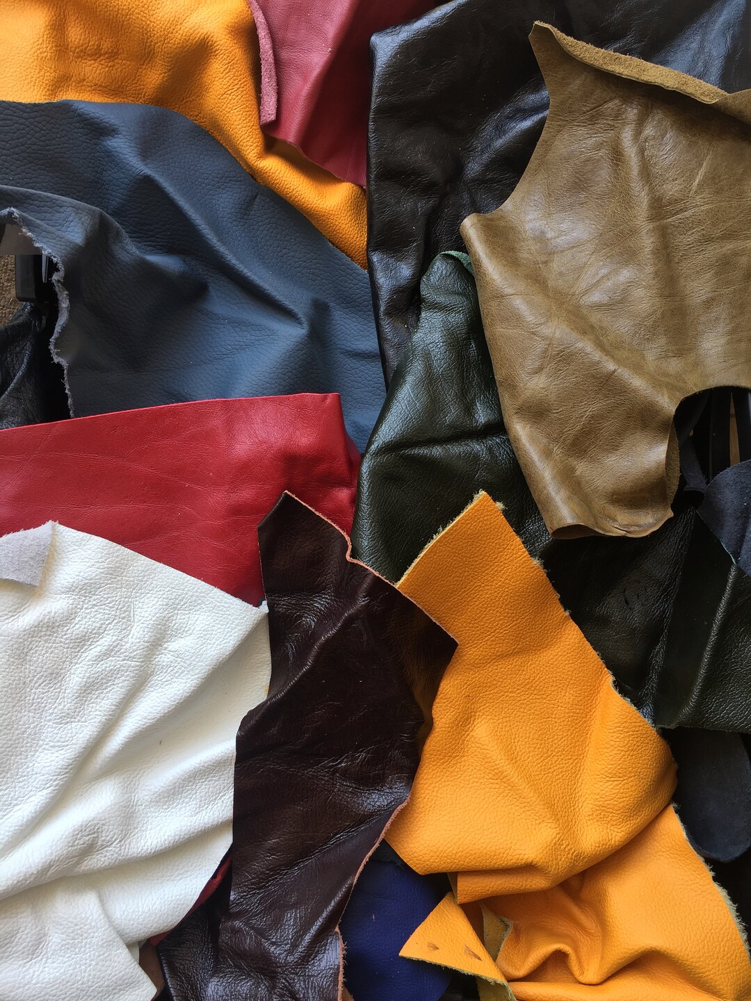 Genuine Leather Hide UK - Scraps Remnants Offcuts Cuttings for Art and ...