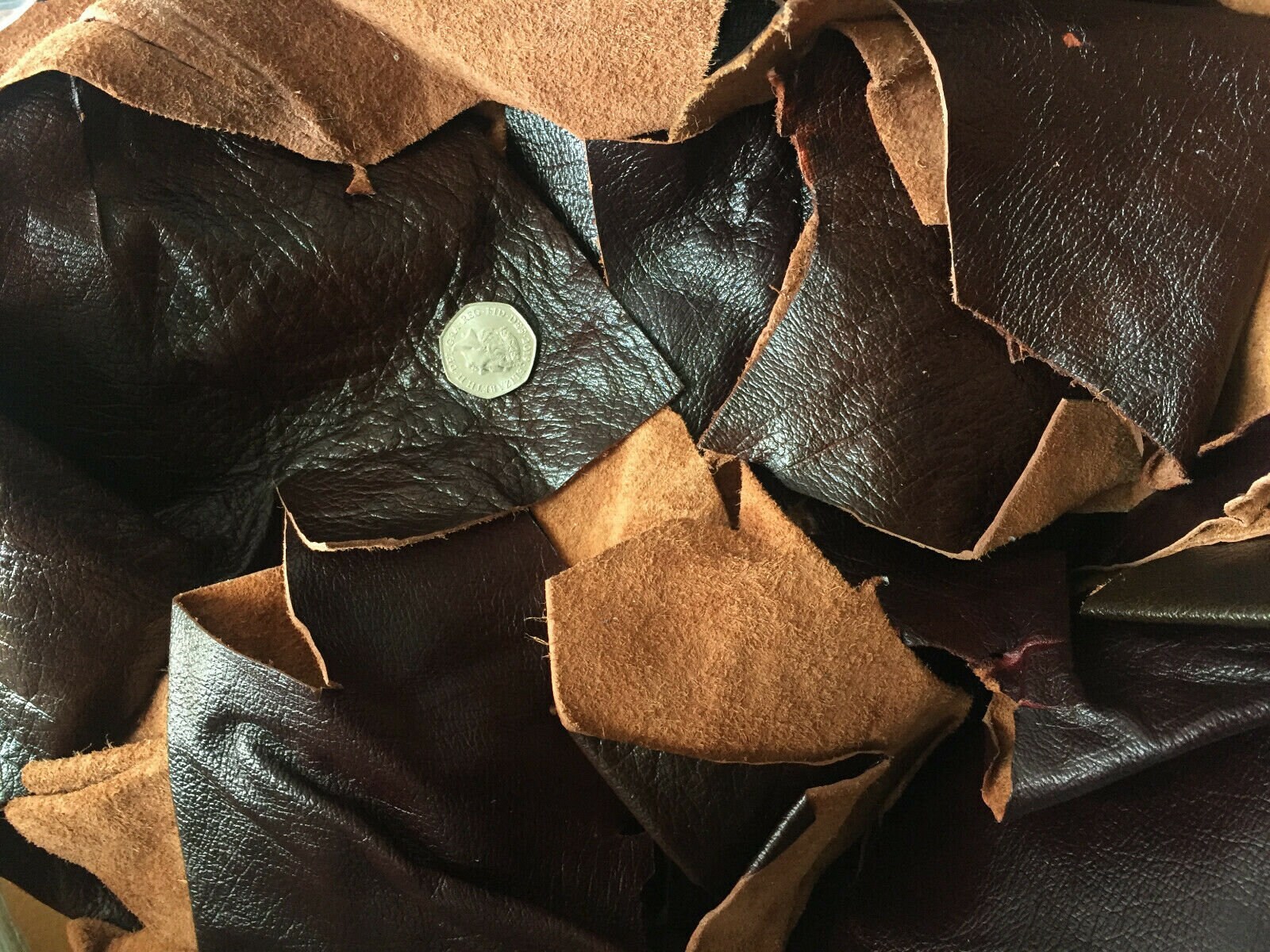 Genuine Leather Hide UK - Scraps Remnants Offcuts Cuttings for Art and ...