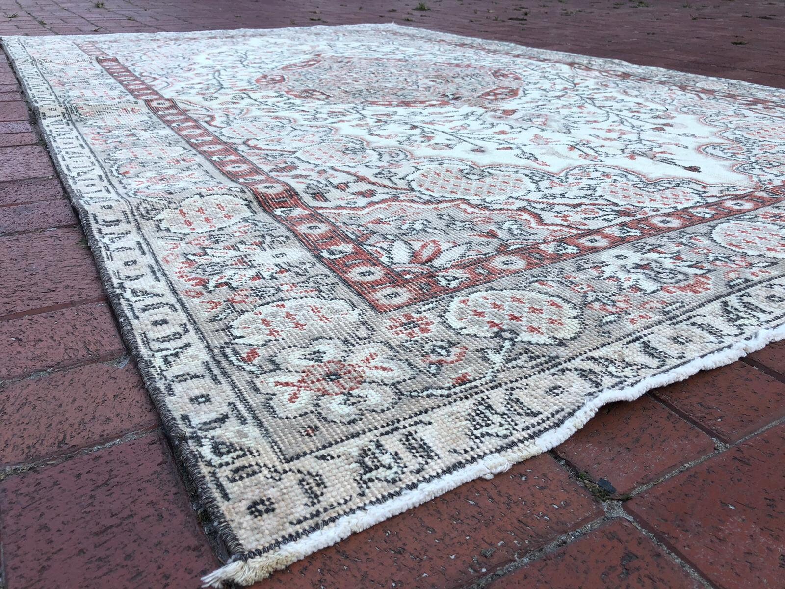 Cream Color Vintage Carpet Rug, 5.5x8.8 Feet, 170x270 Cm, Turkish ...
