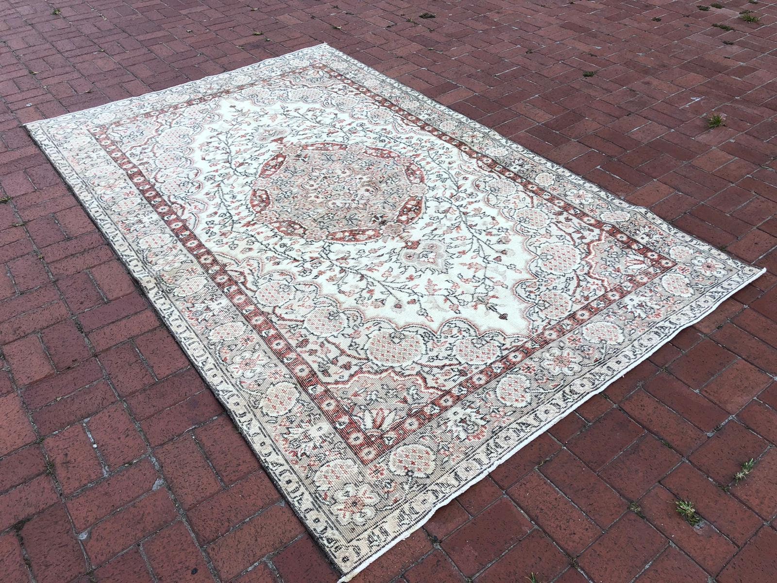 Cream Color Vintage Carpet Rug, 5.5x8.8 Feet, 170x270 Cm, Turkish ...