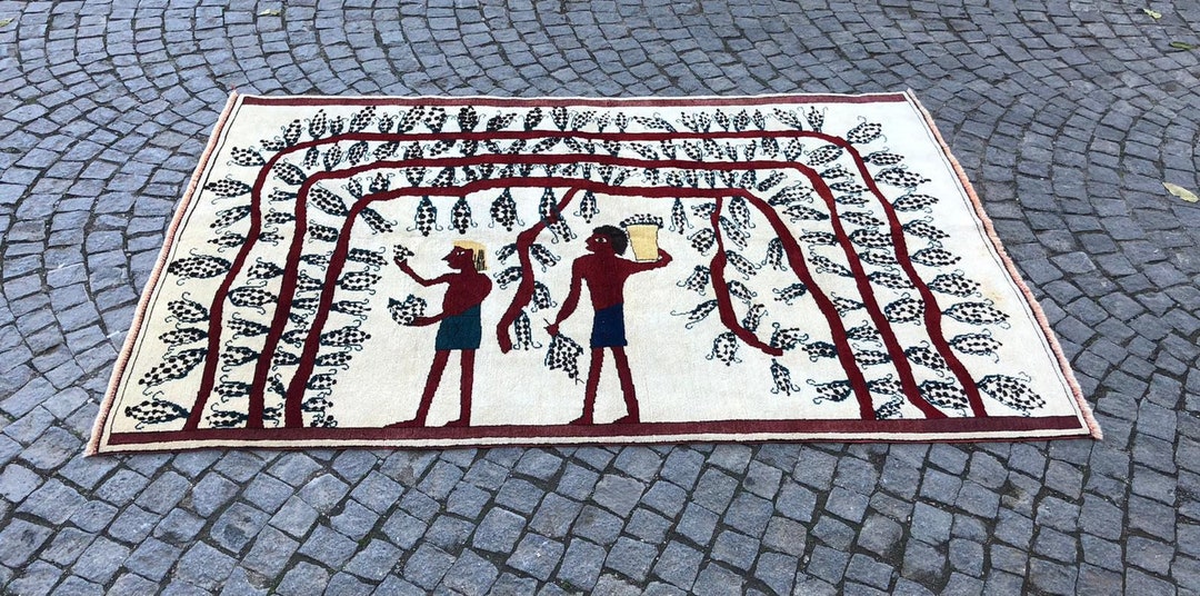 5' X 7'7" Ancient Byzantine Small Rug, White Human Figure Vintage Rug ...